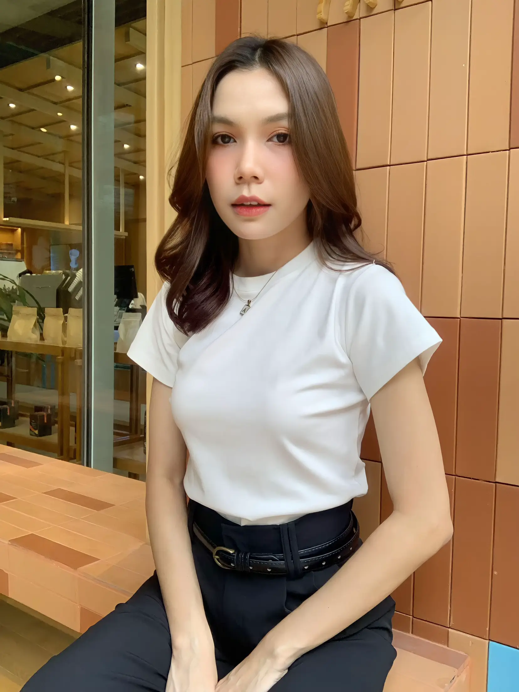 แต่งตัวชิคๆไปคาเฟ่ 🥤 | แกลเลอรีที่โพสต์โดย • 𝐴𝑝𝑝𝑙𝑒 • | Lemon8