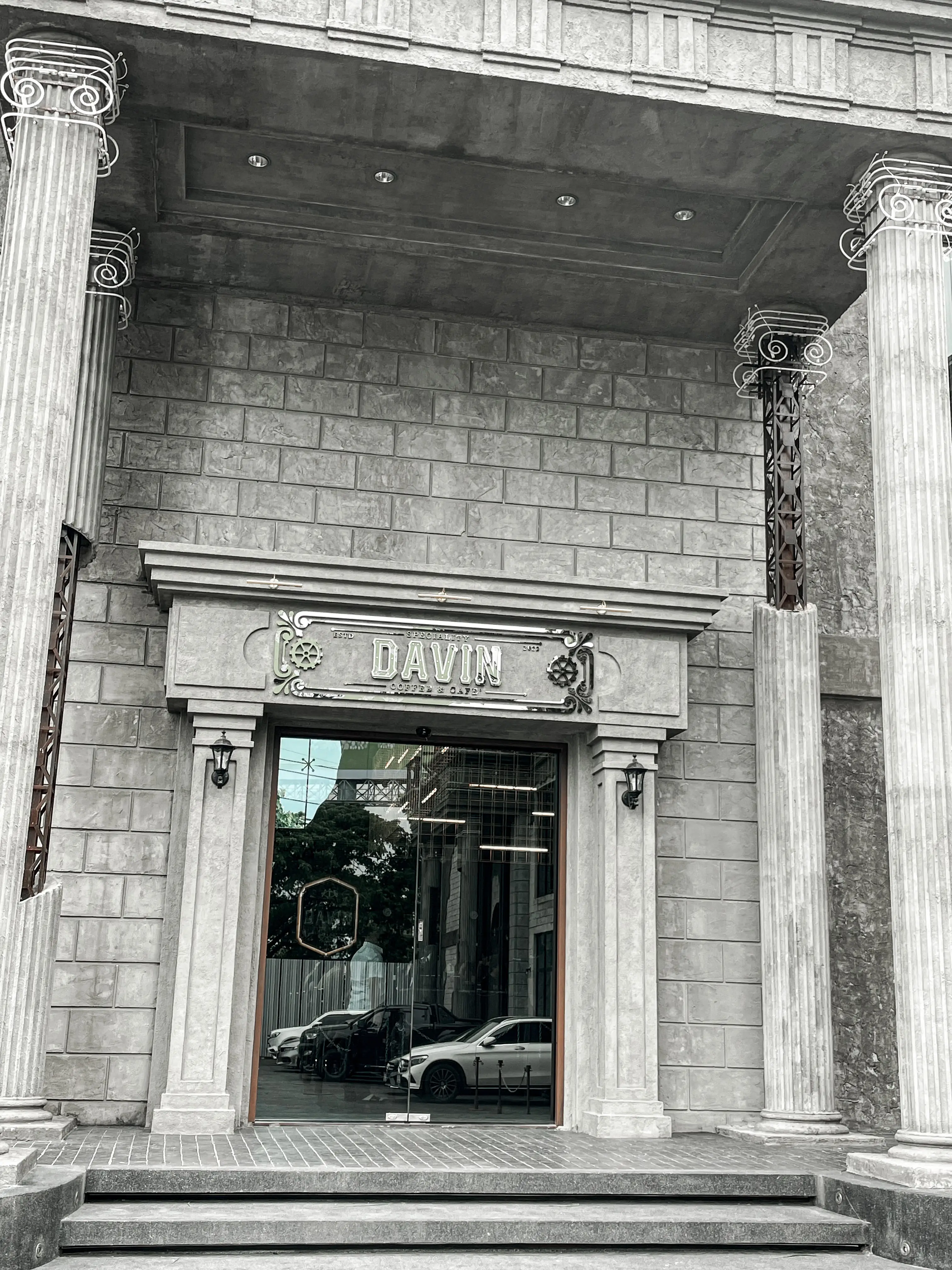 DAVIN CAFE คาเฟ่เปิดใหม่สไตล์โรมัน 📍Ramintra,BKK | Galeri disiarkan oleh ᴶᵃⁿᵉ🏹 | Lemon8