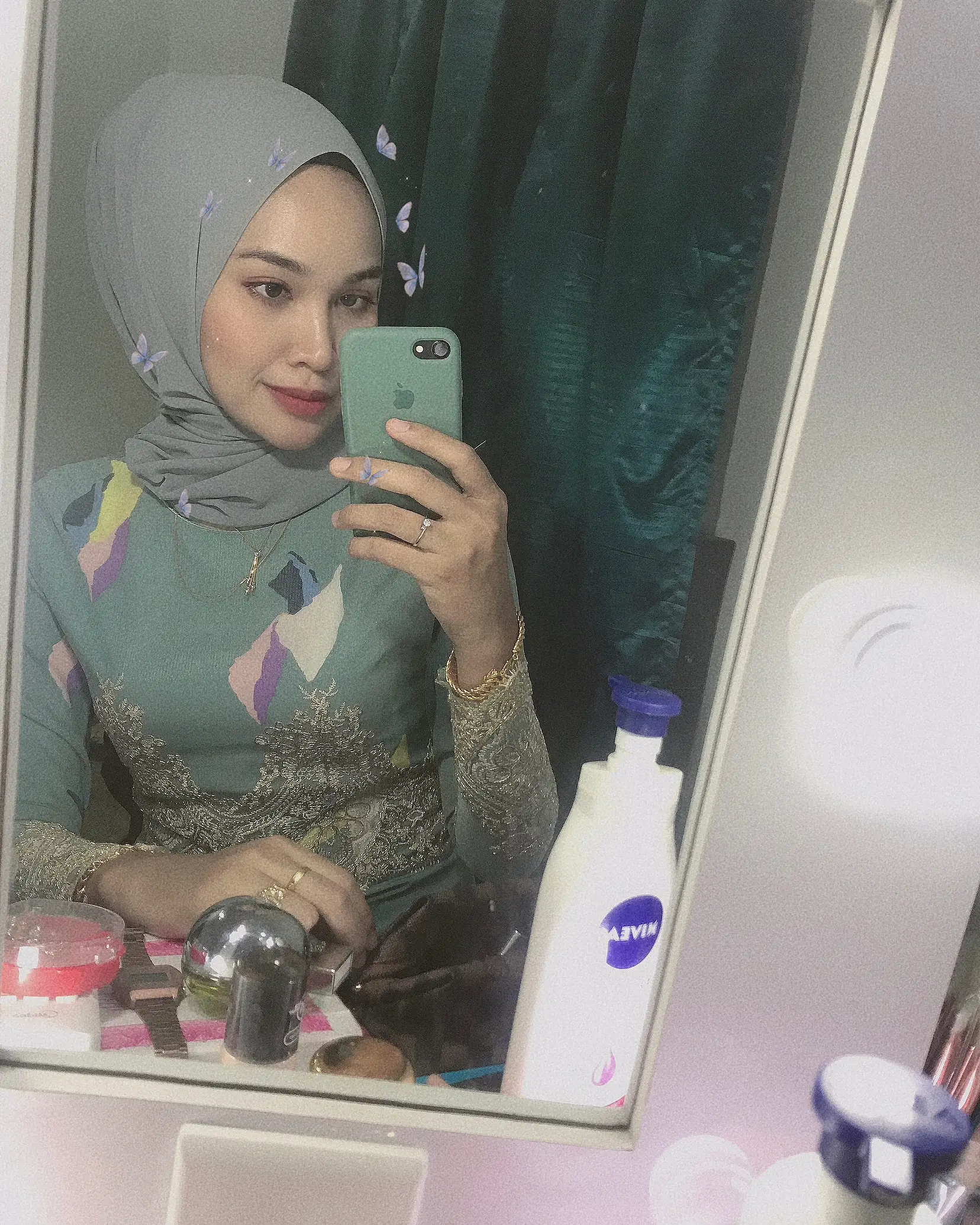 Mirror Selfie 🪞 | แกลเลอรีที่โพสต์โดย Fara Amiruddin | Lemon8