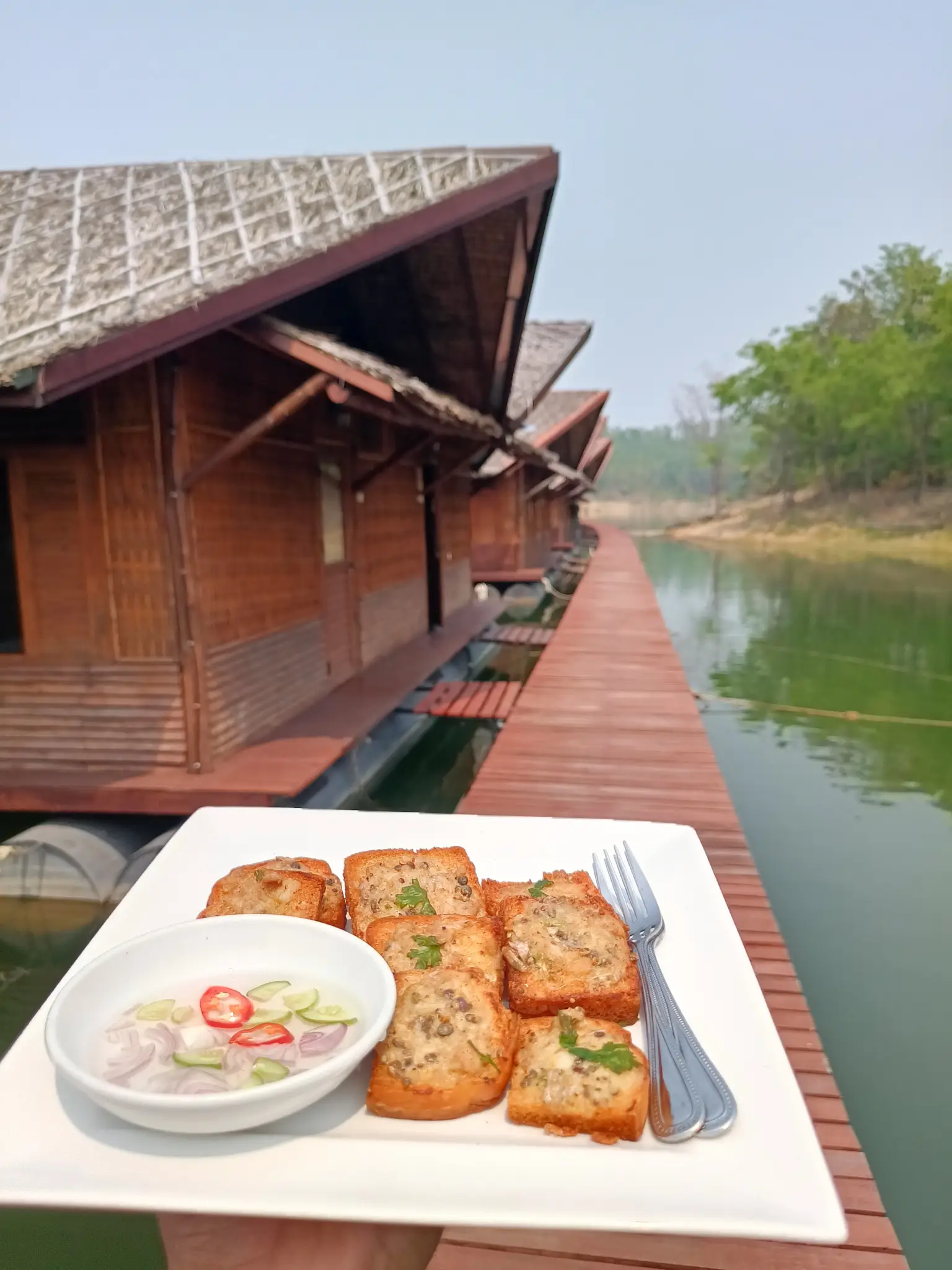 Sunset Lakeview resort จ.กาญจนบุรี🏕 | แกลเลอรีที่โพสต์โดย GOGAGU | Lemon8