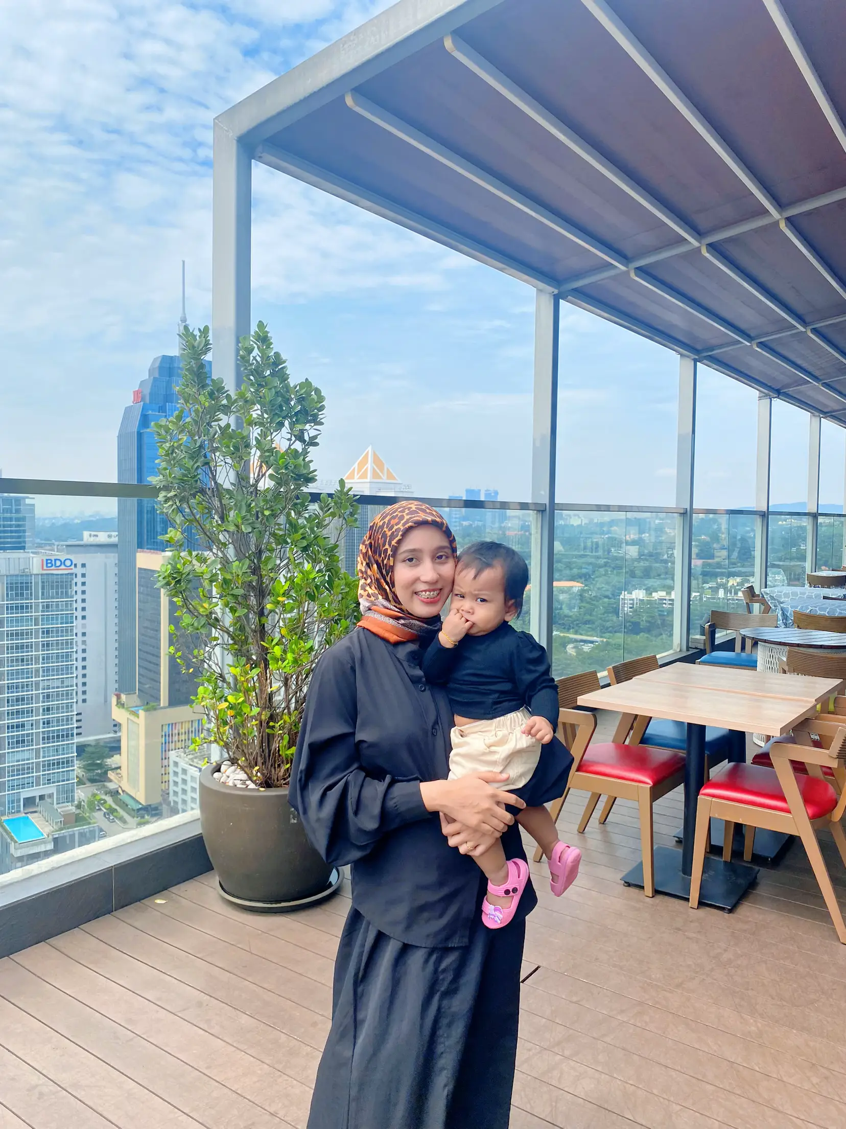 Macam ni lah bila nak ootd tapi anak moody 😂 | Galeri disiarkan oleh ftn.ain | Lemon8