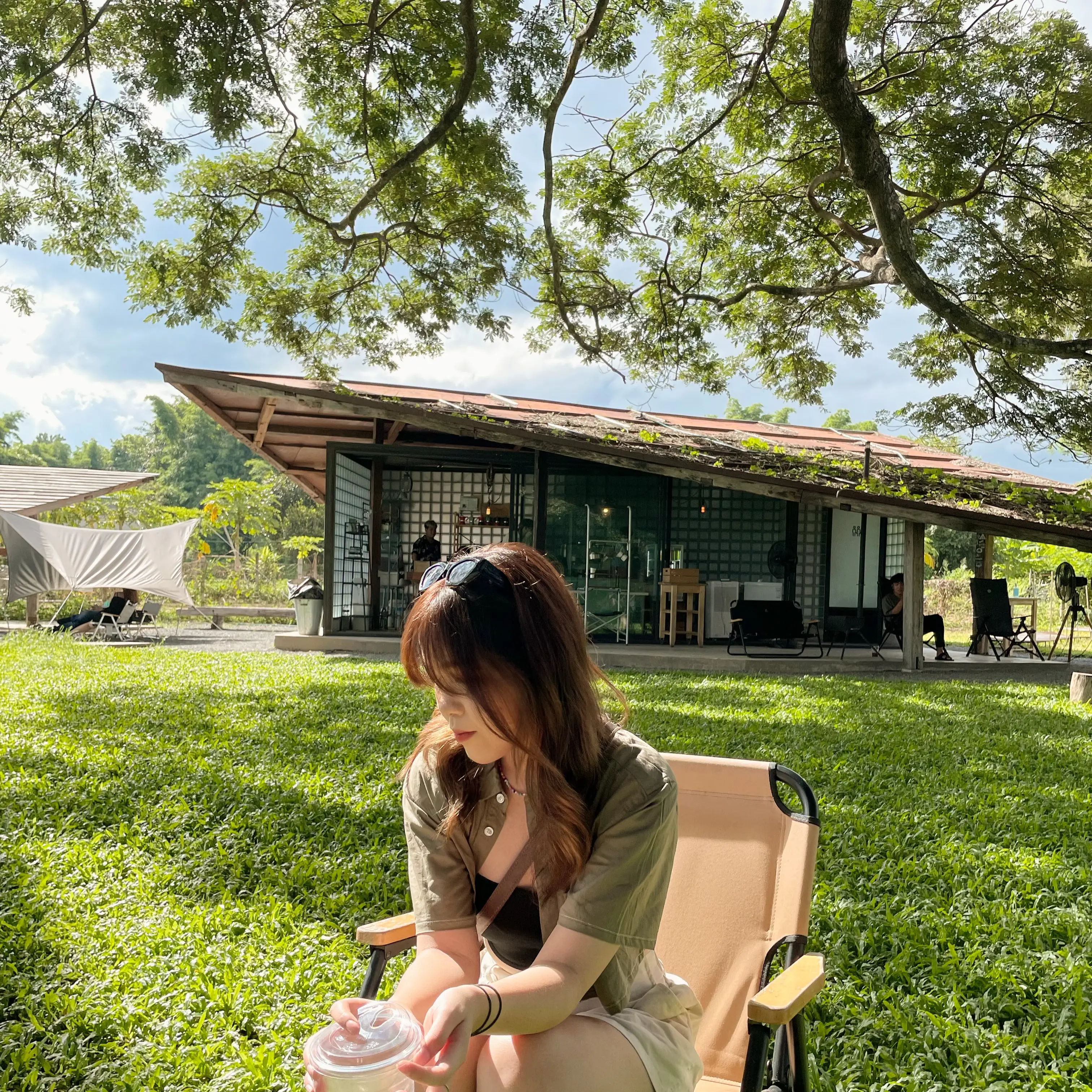 ไปตั้งแคมป์ จิบกาแฟที่ Artisan x 123 Glamp กั๊นนน !!! 🏕🍃🌳 | แกลเลอรีที่โพสต์โดย imyournhoon | Lemon8