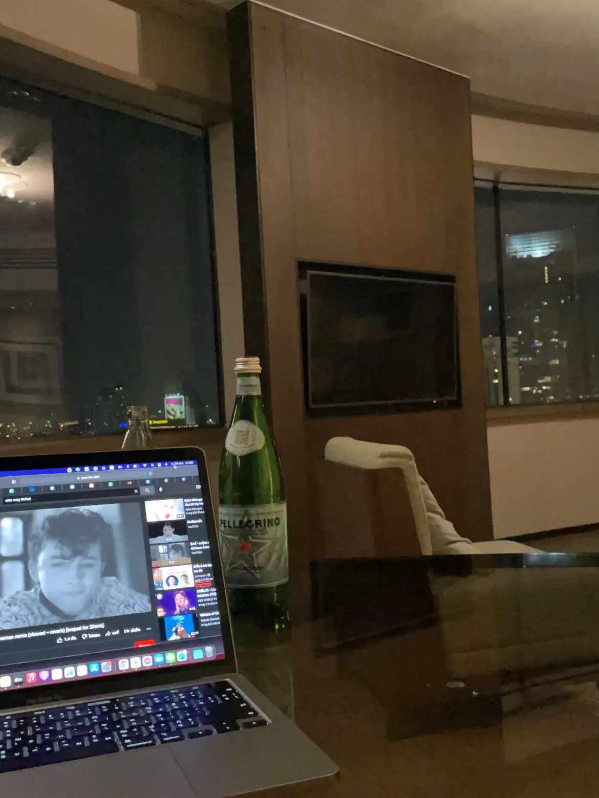 ไปนอนดูวิวแม่น้ำเจ้าพระยา Millennium Hilton กัน 🥹 | แกลเลอรีที่โพสต์โดย kwvyn | Lemon8