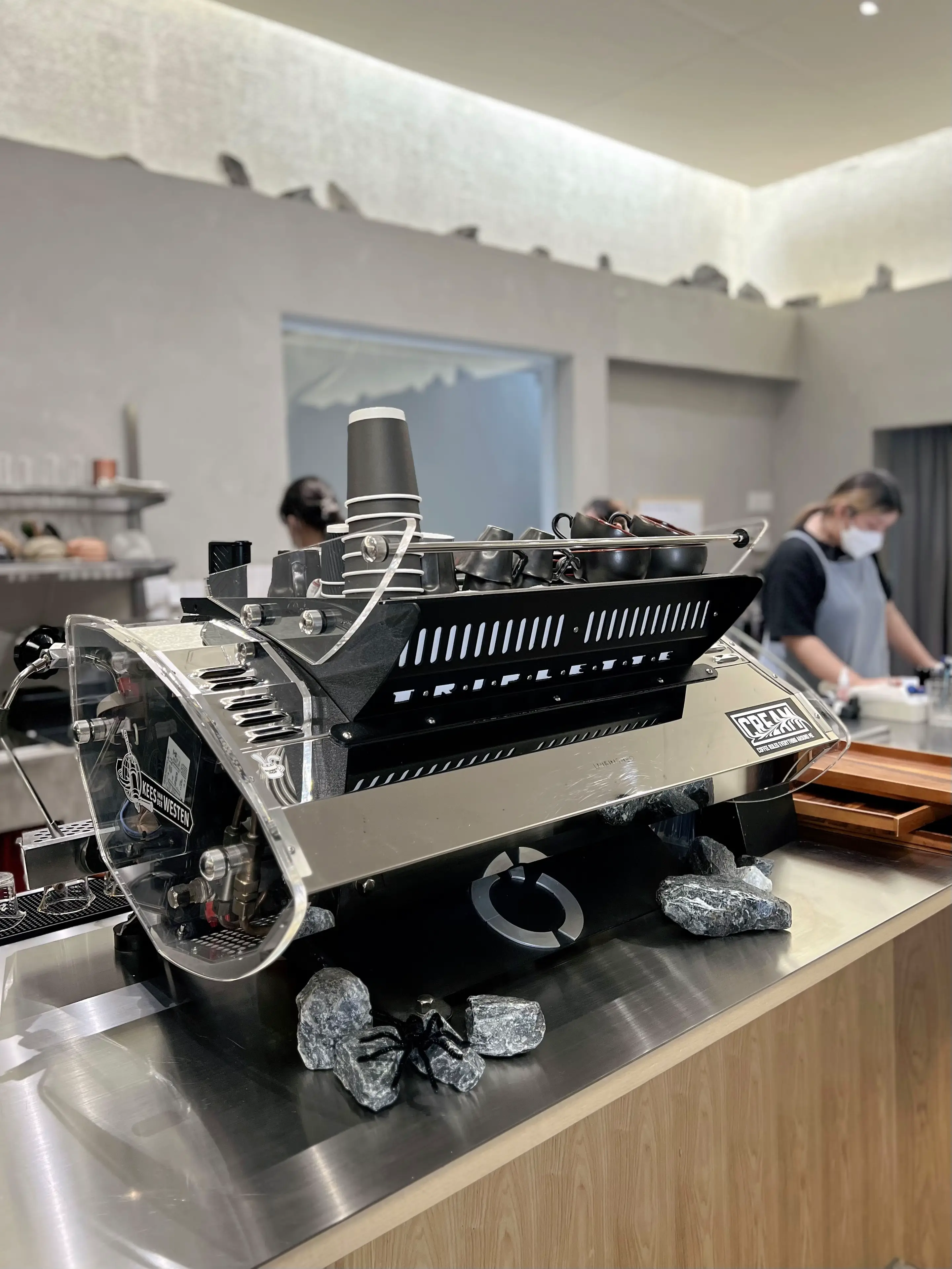 Unfinished Coffe Roaster คาเฟ่ย่าน ลาดพร้าว | แกลเลอรีที่โพสต์โดย Fon_eats | Lemon8