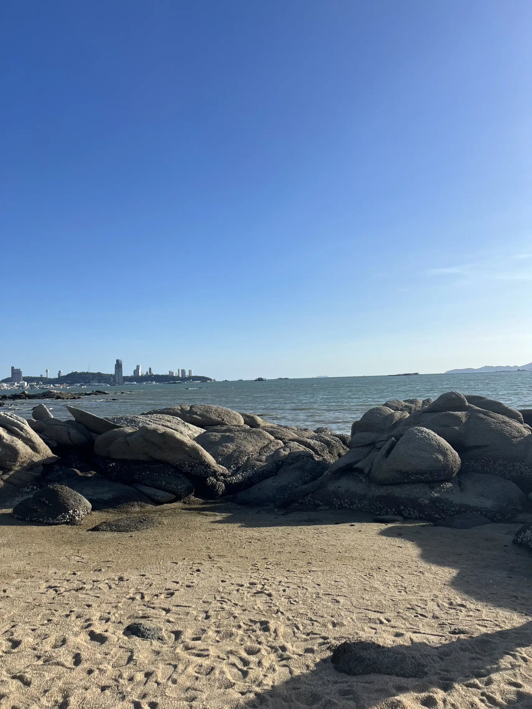 Take a picture of Pattaya's secret beach. | Gallery posted by Khun'ning | Lemon8