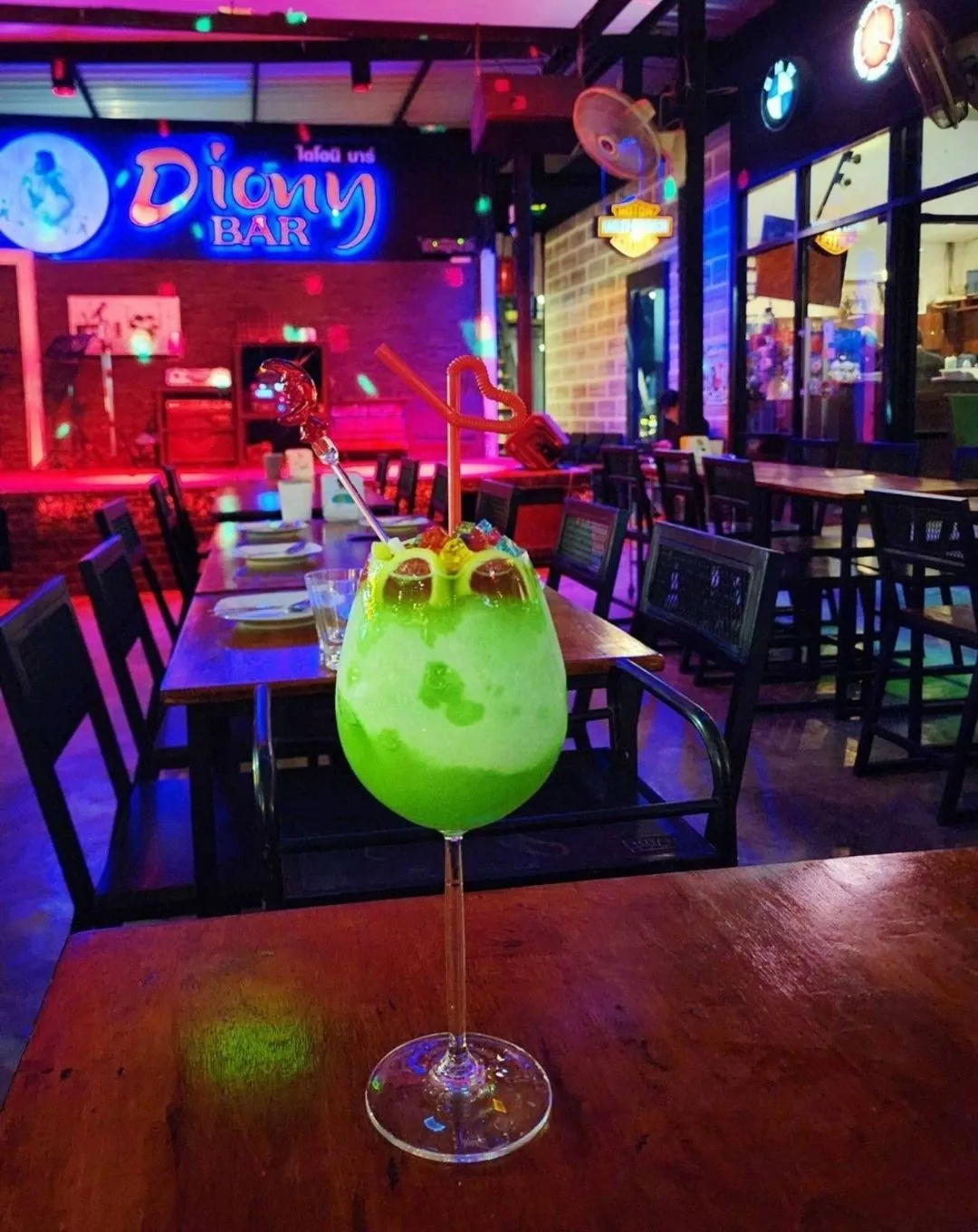 Diony Bar | กินดื่มสุดชิล ที่ อัมพวา สมุทรสงคราม | แกลเลอรีที่โพสต์โดย FINN Insider TH | Lemon8