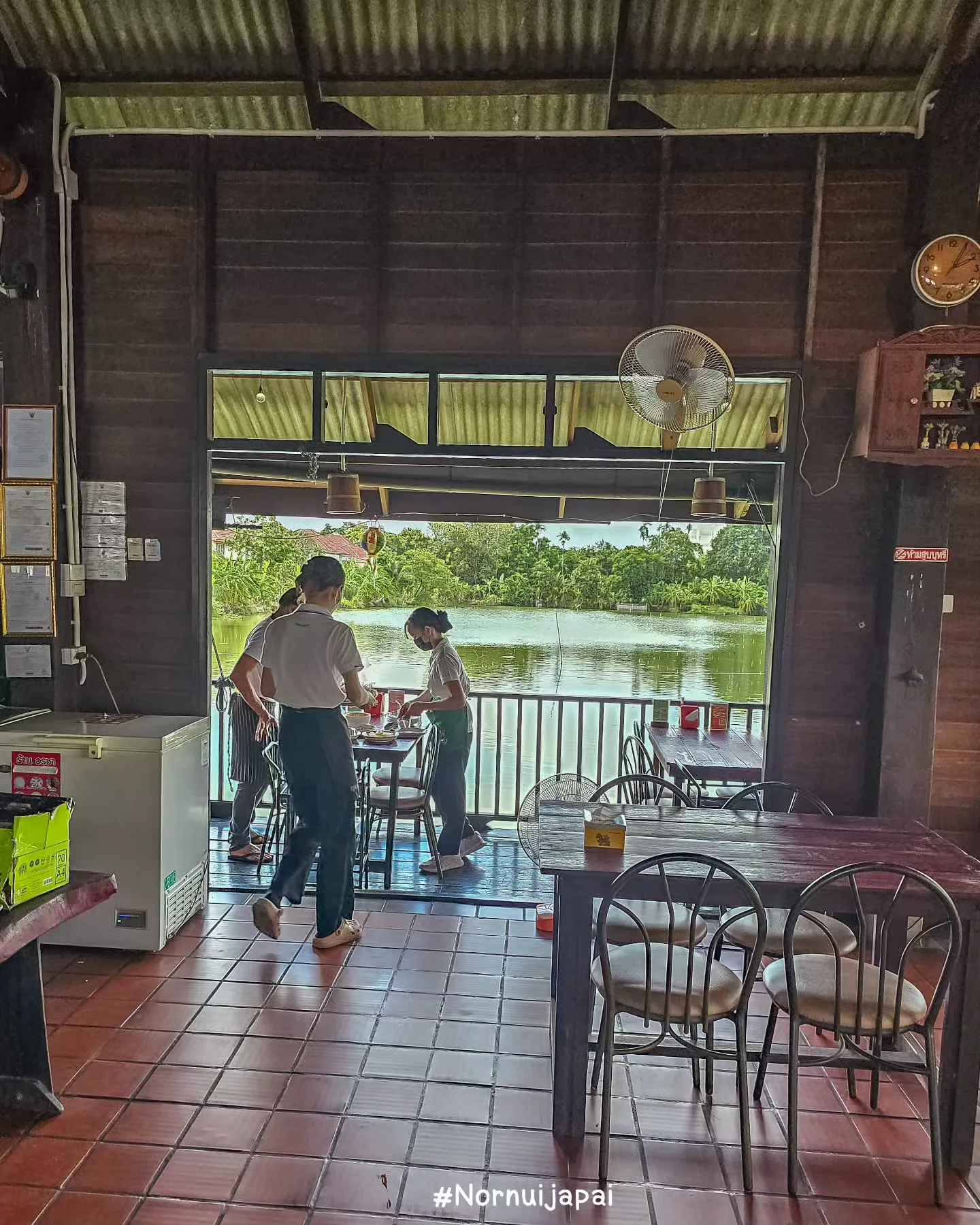 เรือนริมน้ำลาดกระบัง | แกลเลอรีที่โพสต์โดย noonui | Lemon8