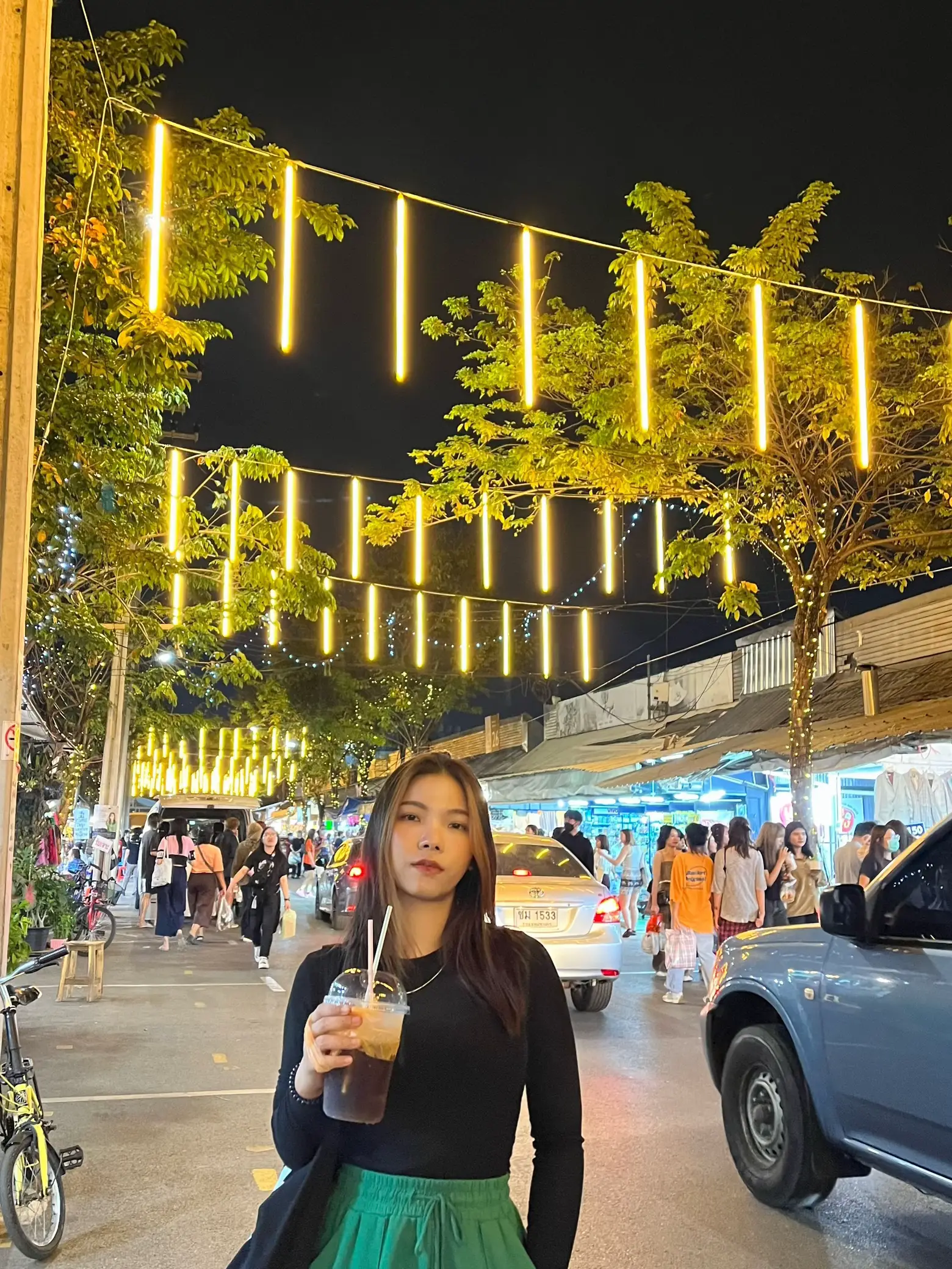 ถ่ายรูปตอนกลางคืนที่ตลาดนัดจตุจักร ก็สวยไปอีกแบบ 😊 | แกลเลอรีที่โพสต์โดย Nuntiya Nam. | Lemon8