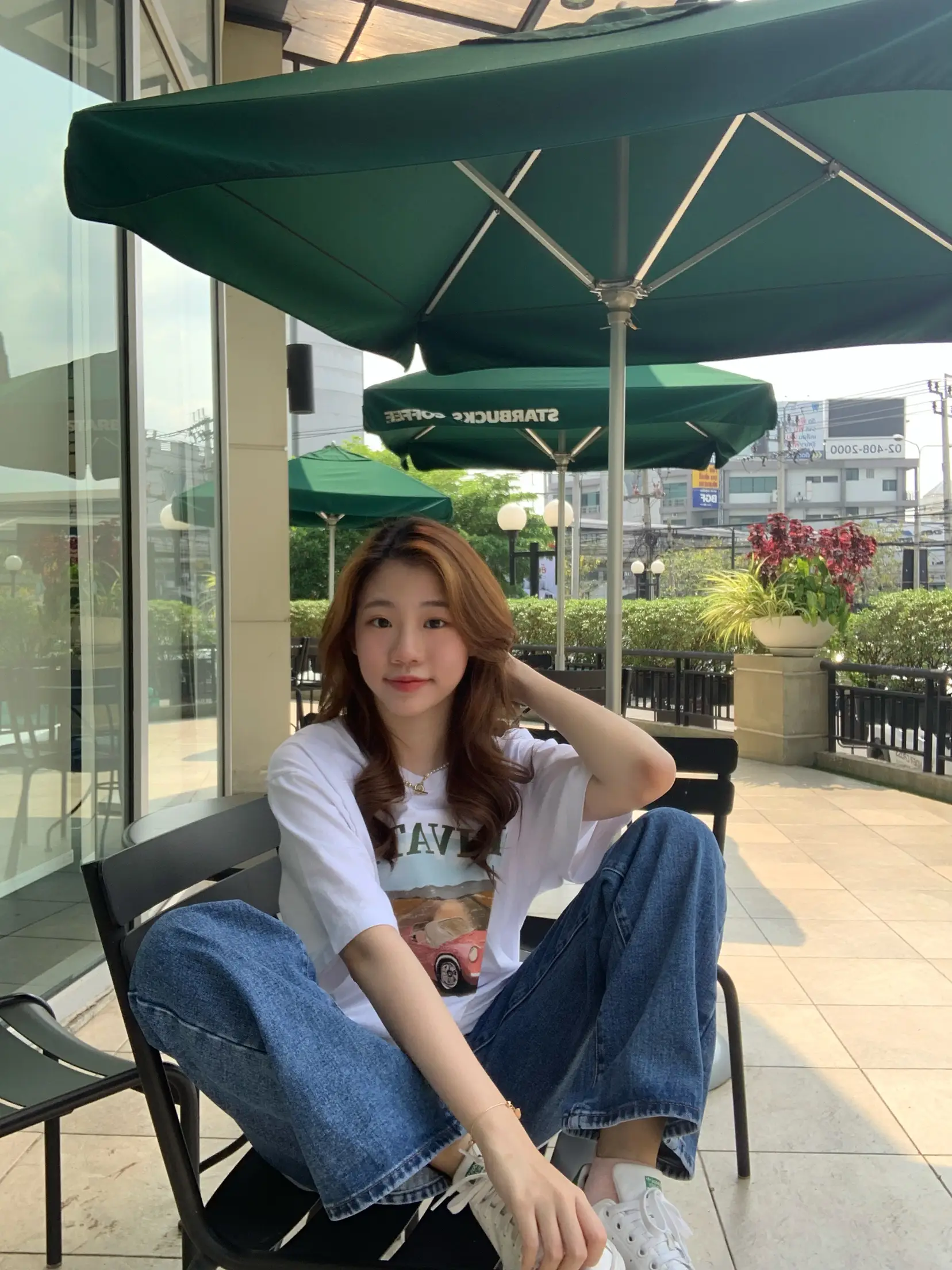 ไอเดียถ่ายรูปเต็มตัวแต่ไม่ต้องยืน🪑 | แกลเลอรีที่โพสต์โดย ppimpimx | Lemon8