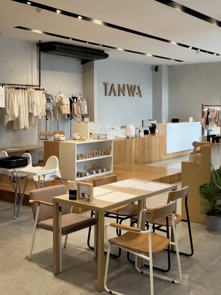 คาเฟ่อบอุ่น ต้นไม้โอบล้อม 🤍 | Tanwa : the Food Project | แกลเลอรีที่ ...