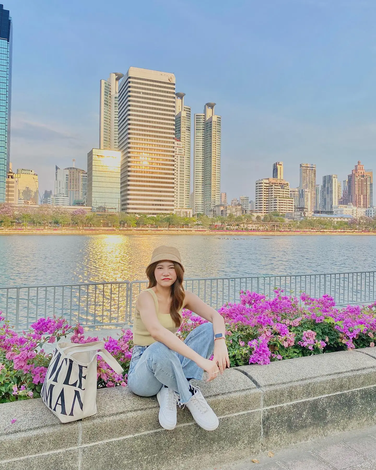 ถ่ายรูปแสงเย็น ที่สวนเบญจกิติ ฟีลโคเรียเว่ออ | แกลเลอรีที่โพสต์โดย ℬ𝒶𝒾𝓉𝑒𝒶𝓎 | Lemon8