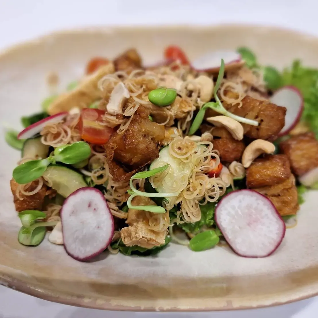 🥗Salad Factory: ร้านสลัดที่ไม่ได้มีแค่สลัด!! | แกลเลอรีที่โพสต์โดย Jujee's World | Lemon8