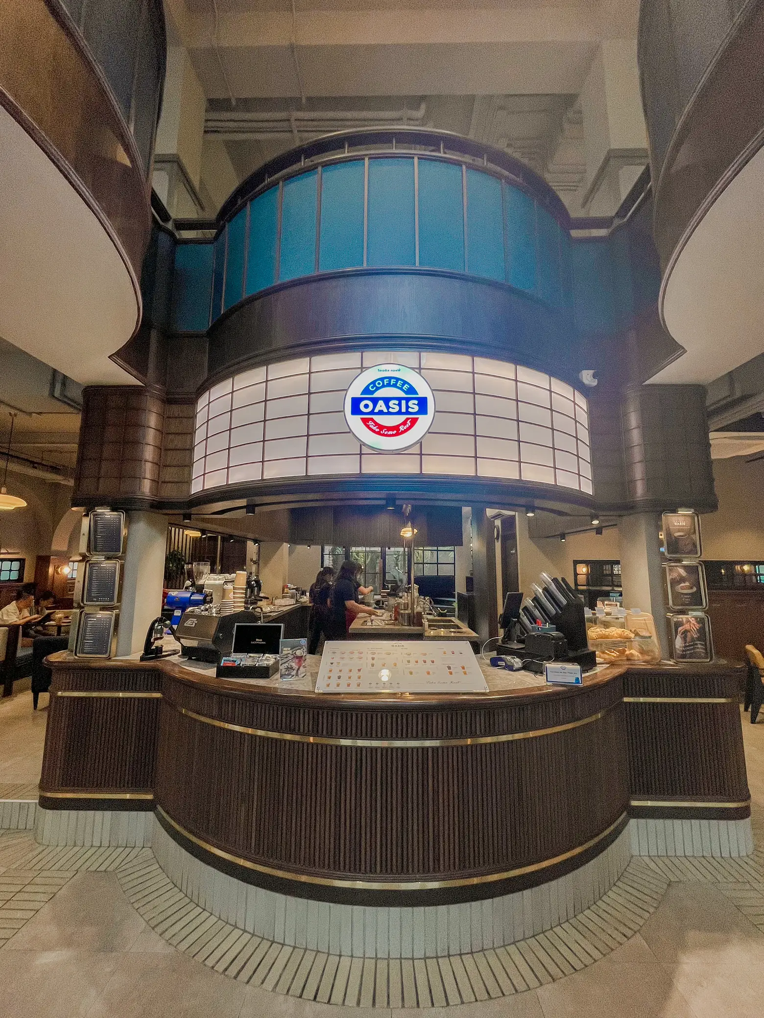 OASIS COFFEE 📍คาเฟ่ย่านห้วยขวาง | แกลเลอรีที่โพสต์โดย Bell K. | Lemon8