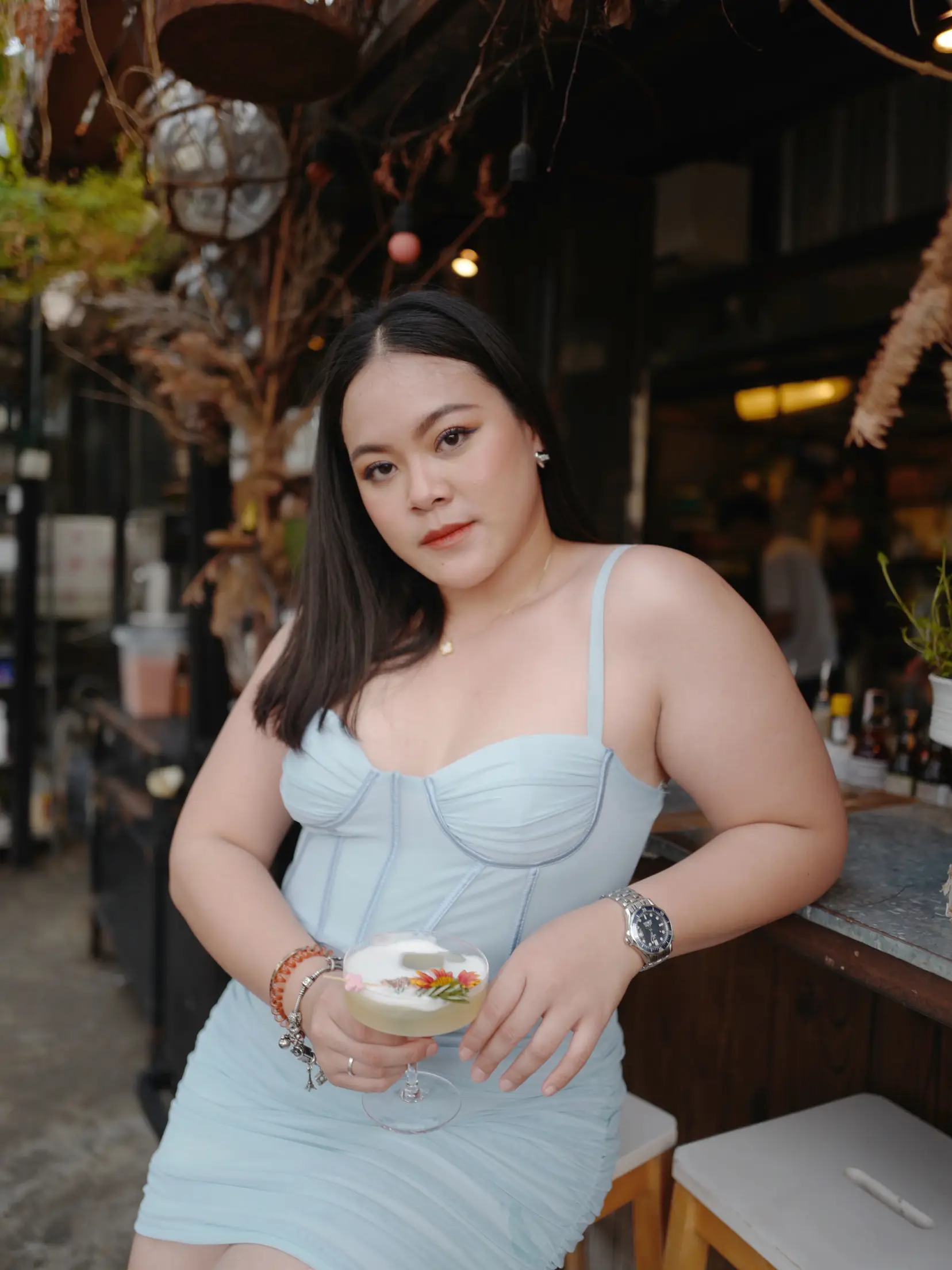 OOTD: Sexy Blue Dress ฉบับสาวอวบ รัดรูปไม่หวั่น | แกลเลอรีที่โพสต์โดย meeneem | Lemon8