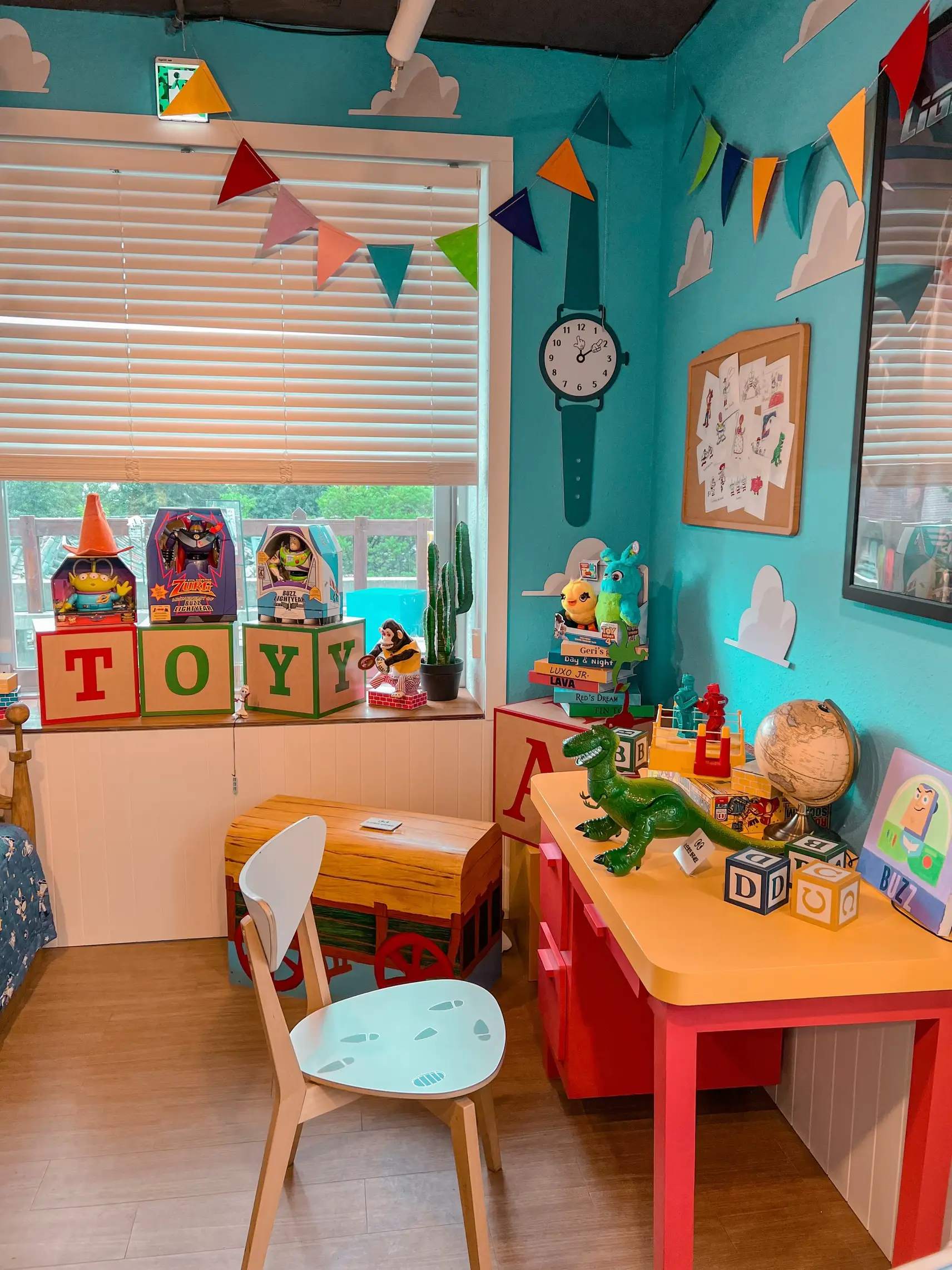 Childhood you would LOVE this cafe | แกลเลอรีที่โพสต์โดย emm | Lemon8