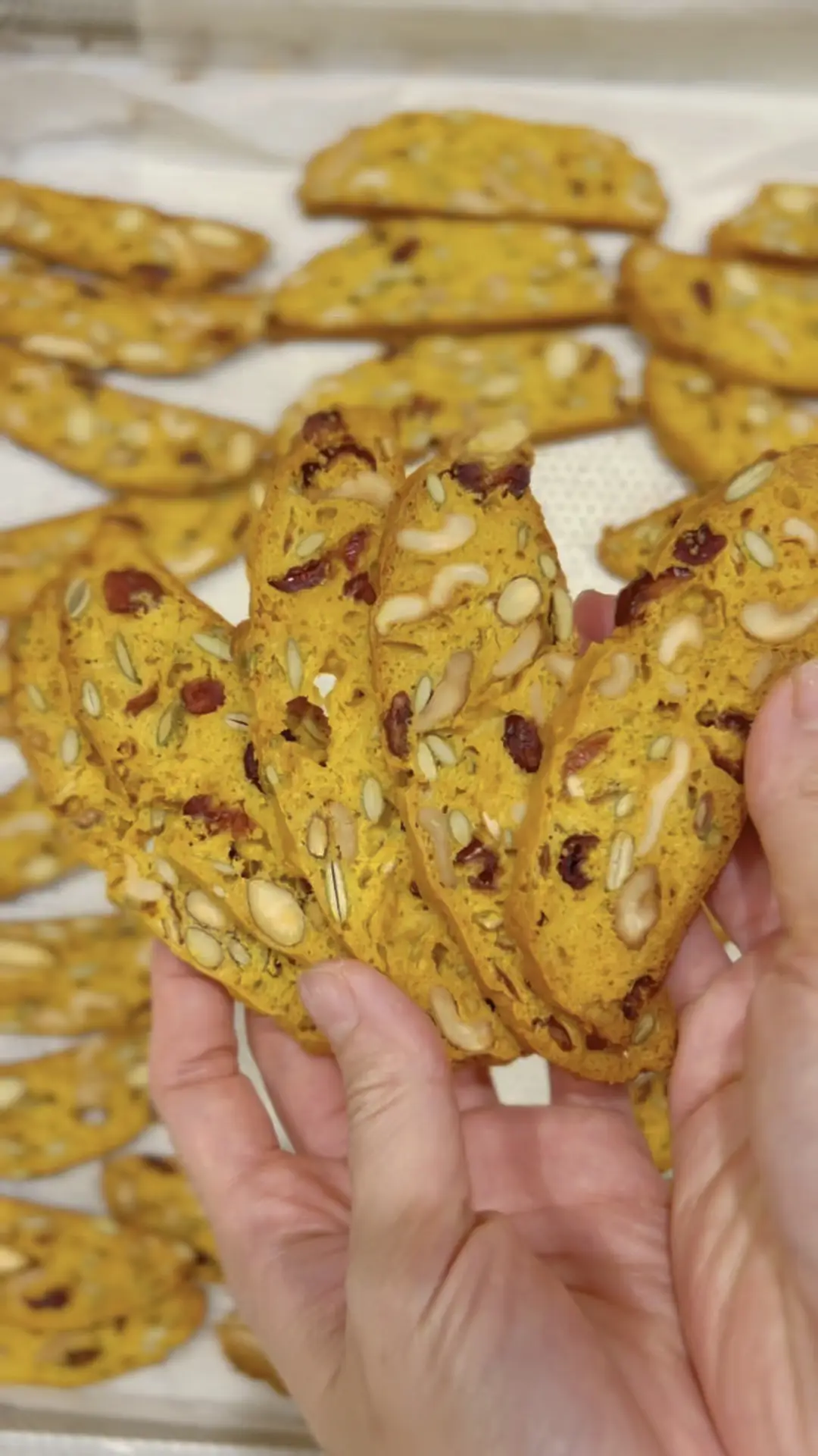 Biscotti bí đỏ tươi siêu ngon và siêu giòn nè 😘😘 | Video do Ly Healthy 🥰 đăng | Lemon8