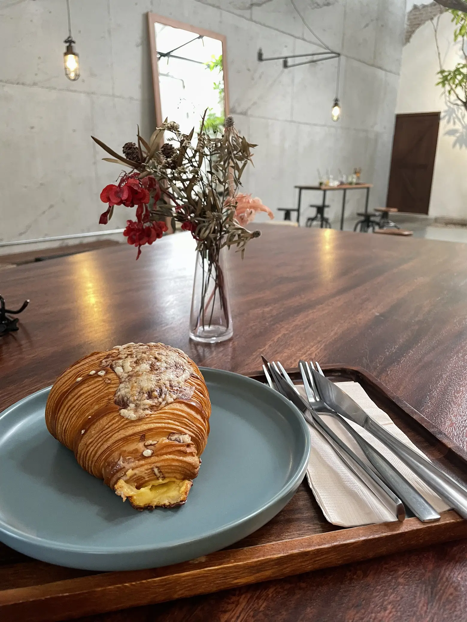 คาเฟ่ฟีลเขาใหญ่ แต่อยู่ระยอง เอ้ะ🤨🤨 | แกลเลอรีที่โพสต์โดย YOKKQ | Lemon8