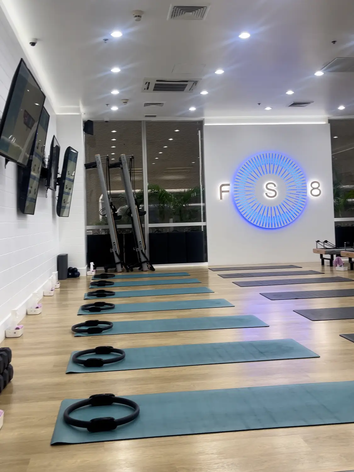 รีวิวการออกกำลังกายแนวใหม่ ที่ FS8 พิลาทีส โยคะ เวท เบิร์น 💪🏽 | แกลเลอ ...