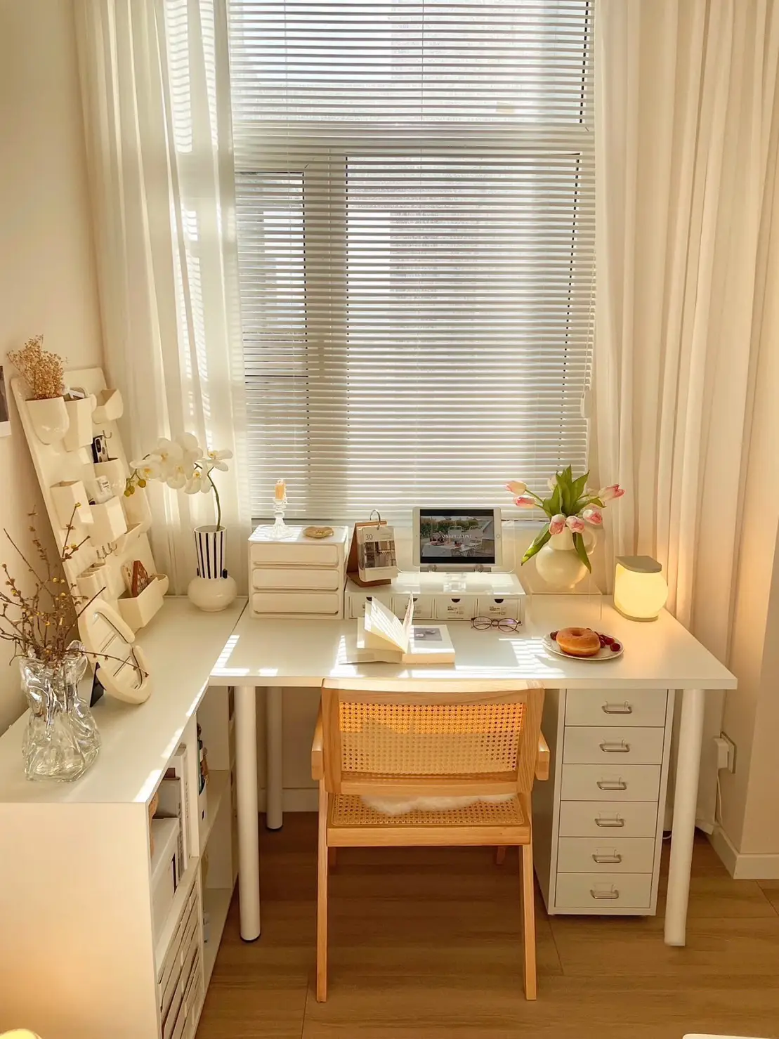 ไอเดียจัดห้องนอนเล็กๆสไตล์มินิมอลแบบไม่มีเตียง 🌱🏠 แกลเลอรีที่โพสต์โดย