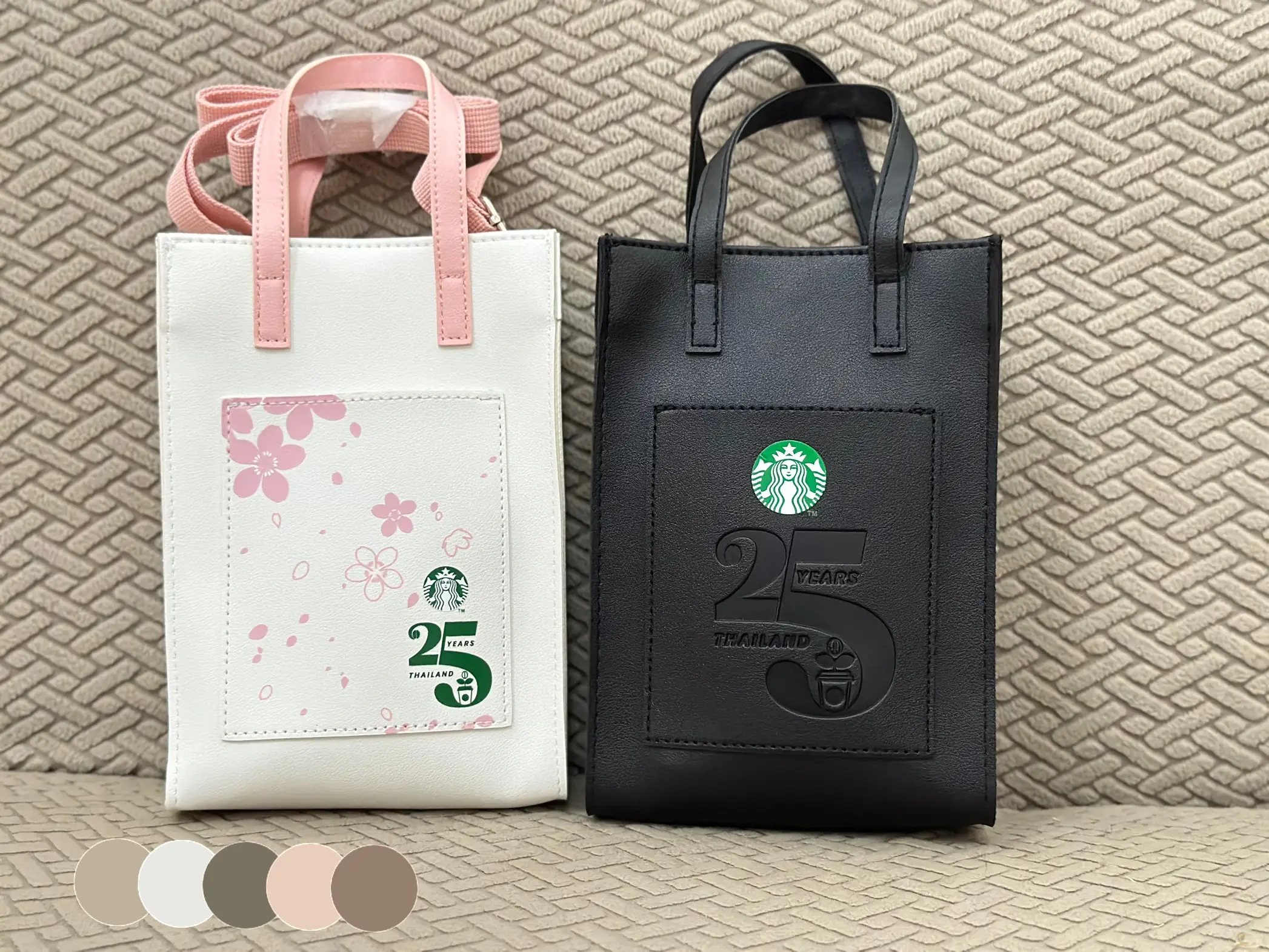 กระเป๋า STARBUCKS | แกลเลอรีที่โพสต์โดย 🌻 ket__88 🌻 | Lemon8