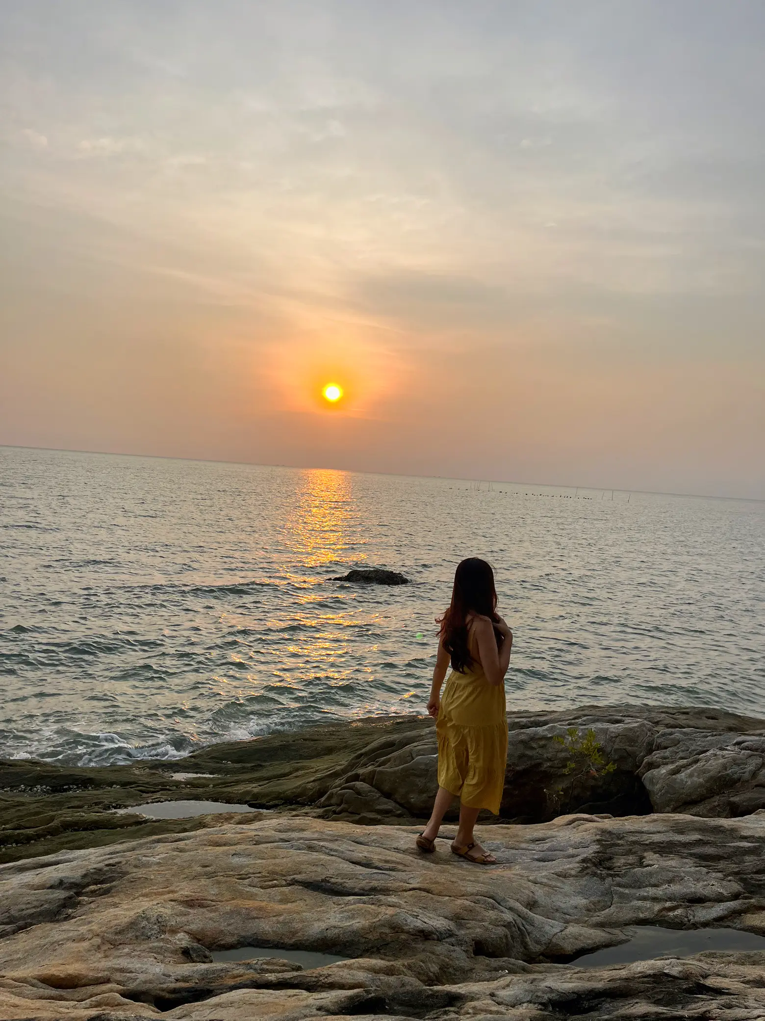 ทานข้าว ชมพระอาทิตย์ตก ฟินๆ~☀️ | แกลเลอรีที่โพสต์โดย May🕊 | Lemon8