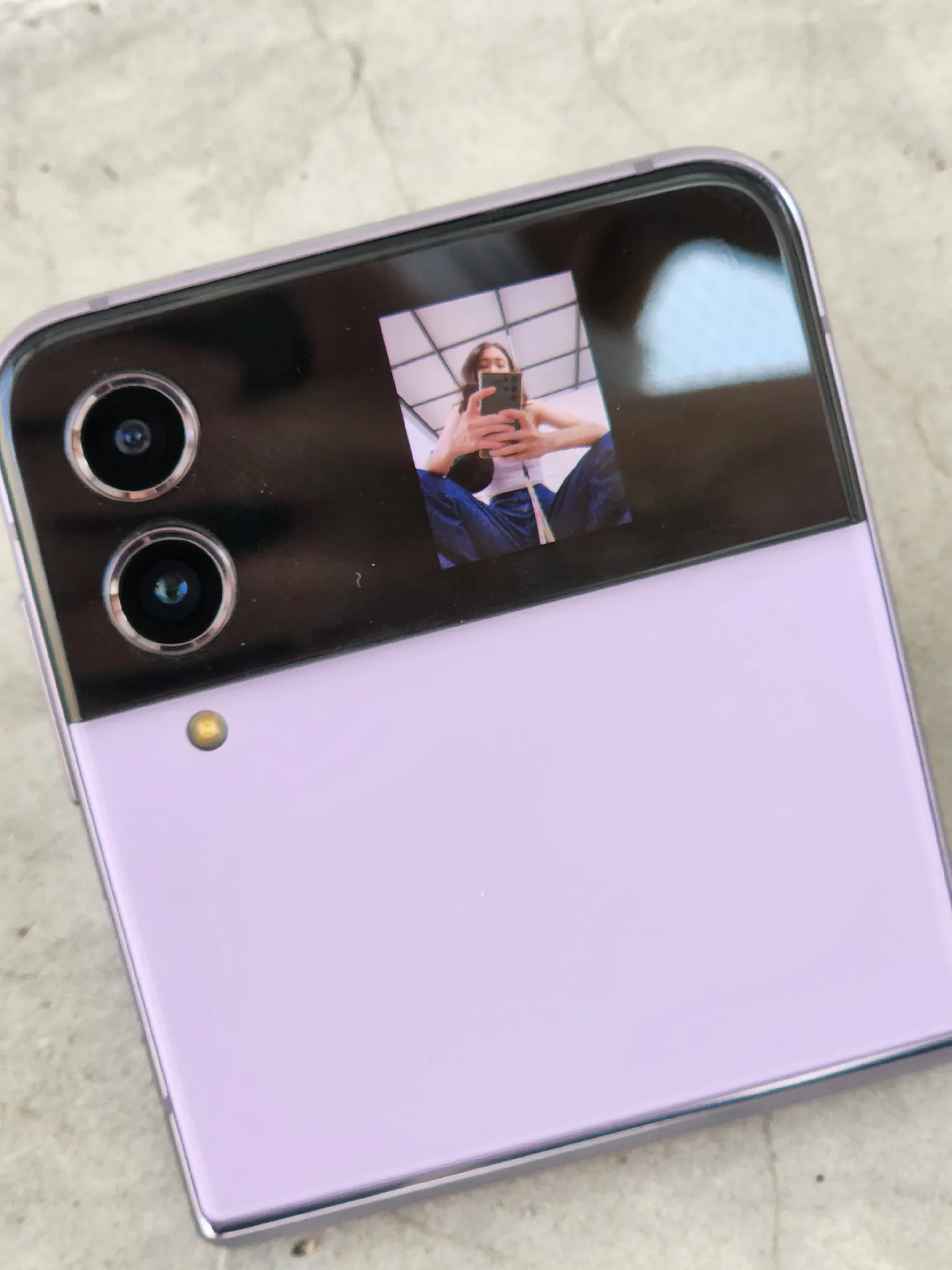 ZFlip กับรูปมุมเจ๋งๆ 🏻 💖 | แกลเลอรีที่โพสต์โดย Pinthus | Lemon8