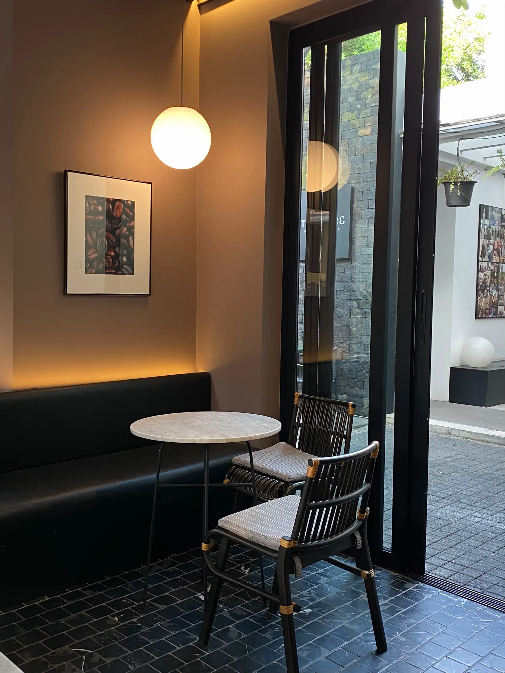 ☕️ เยือนเมืองเก่า ‘THEATRE’ • café • stay • live 🫖 | แกลเลอรีที่โพสต์โดย Porporvibes | Lemon8