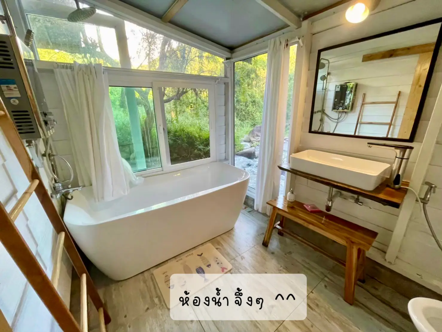 พาไปชมที่พักสุดชิลล์ ‘บ้านธารกล่อมแม่แตง’🌿 | แกลเลอรีที่โพสต์โดย Bitoey Nuttaya | Lemon8