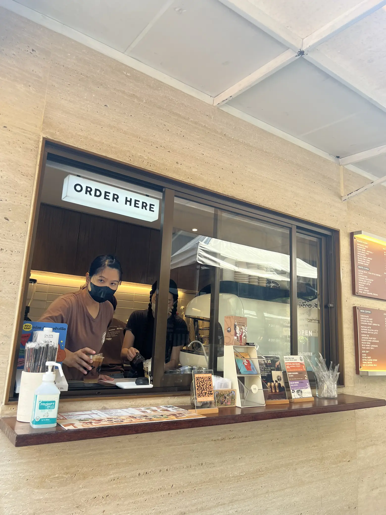 รีวิวคาเฟ่ : Coffee No.9 (ย่านอารีย์) | แกลเลอรีที่โพสต์โดย 🄱🄴🄰🅄🅃🅈 🎀 | Lemon8