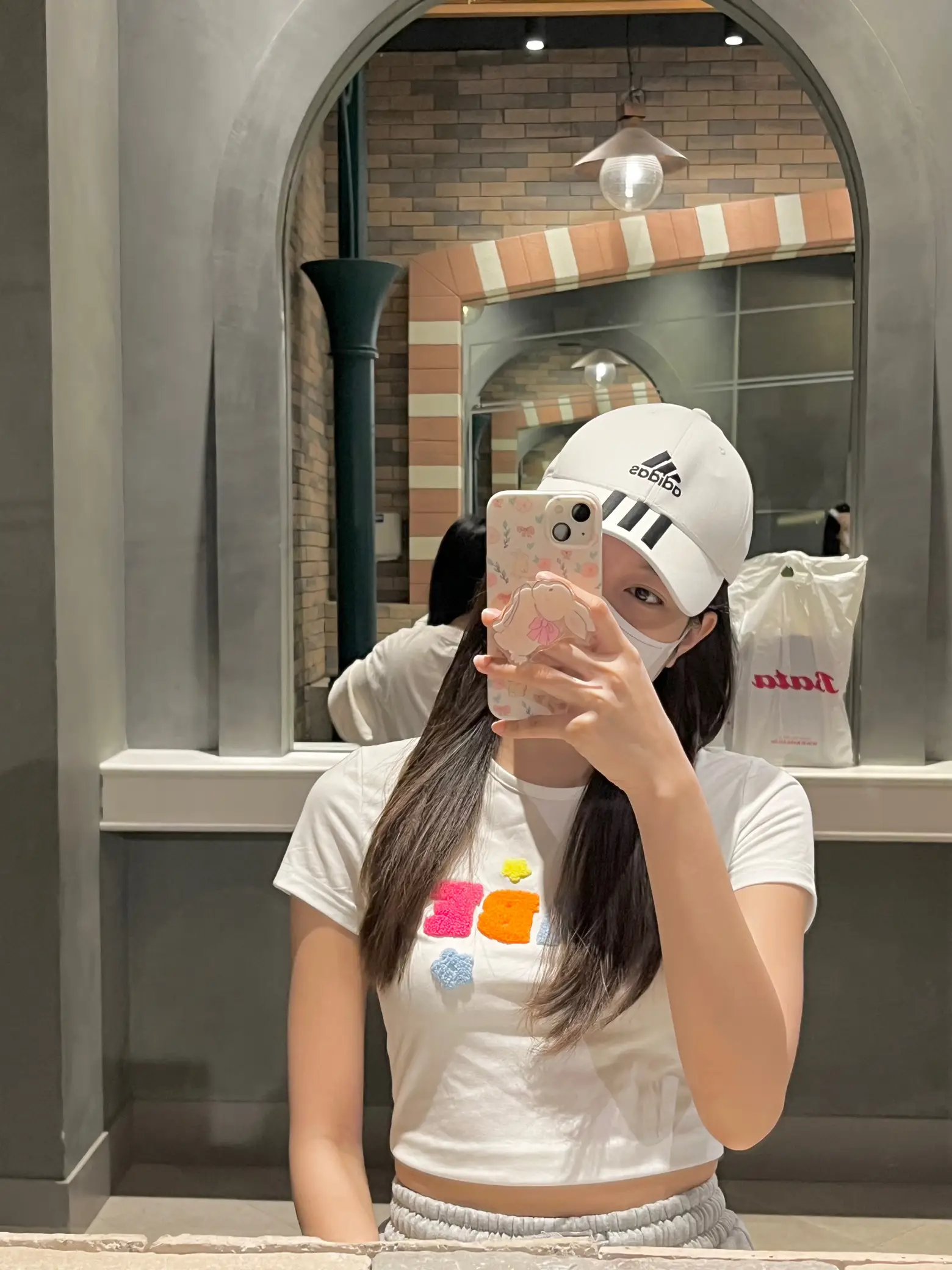 แต่งตัวง่ายๆ ไปคาเฟ่ | แกลเลอรีที่โพสต์โดย Poo_Chonlada | Lemon8