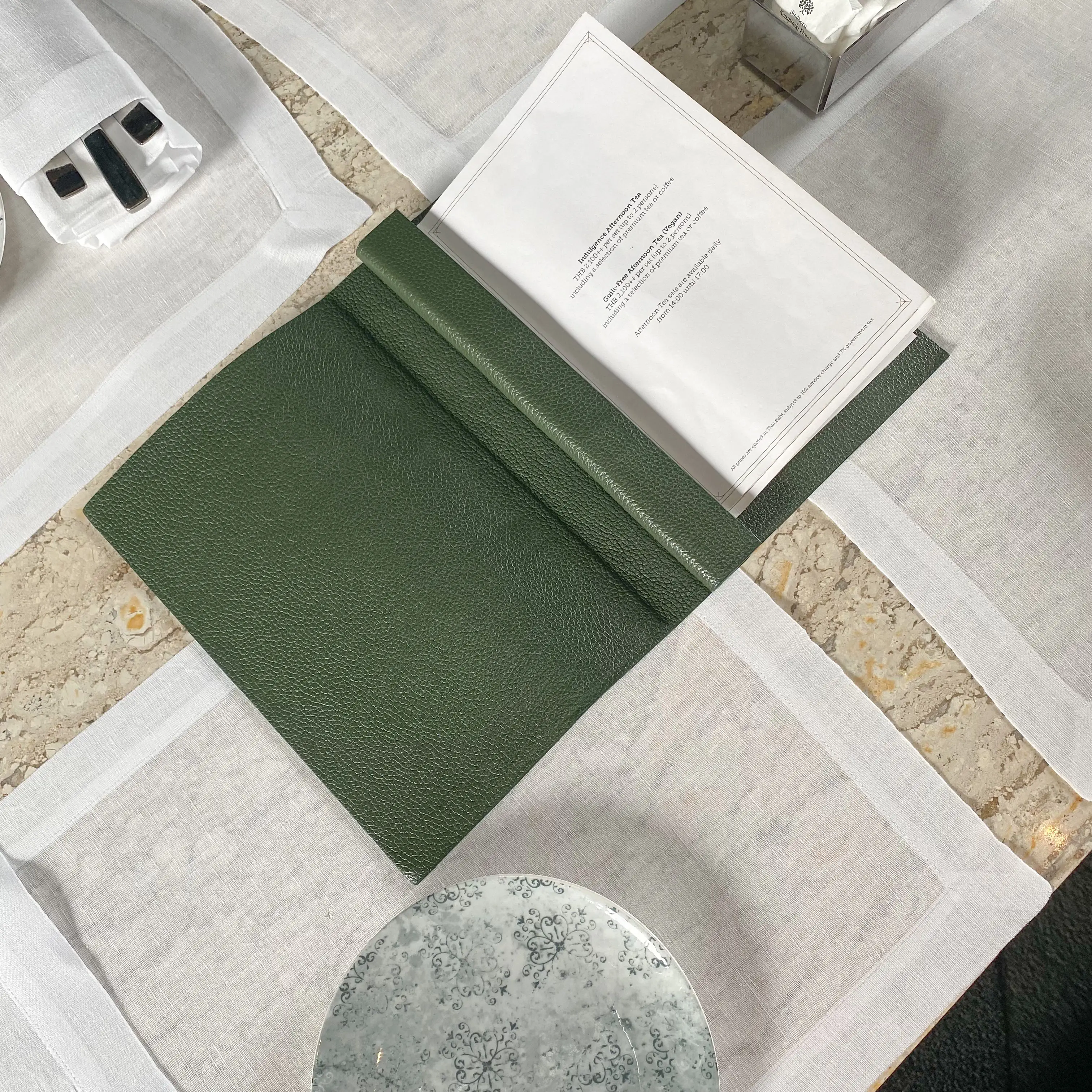 จิบ Afternoon tea สุดหรู ที่ sindhorn kempinski 🫖 | แกลเลอรีที่โพสต์โดย 𝗷𝘂𝗻𝘆 ⁺ | Lemon8