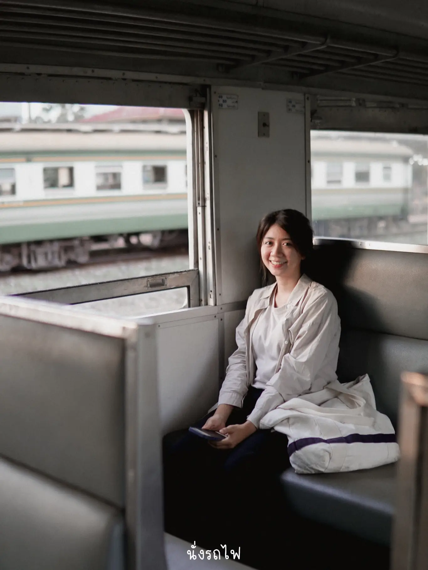 ถ่ายรูปเล่นแก้เบื่อ@สถานีรถไฟ | แกลเลอรีที่โพสต์โดย Pxm_zz | Lemon8