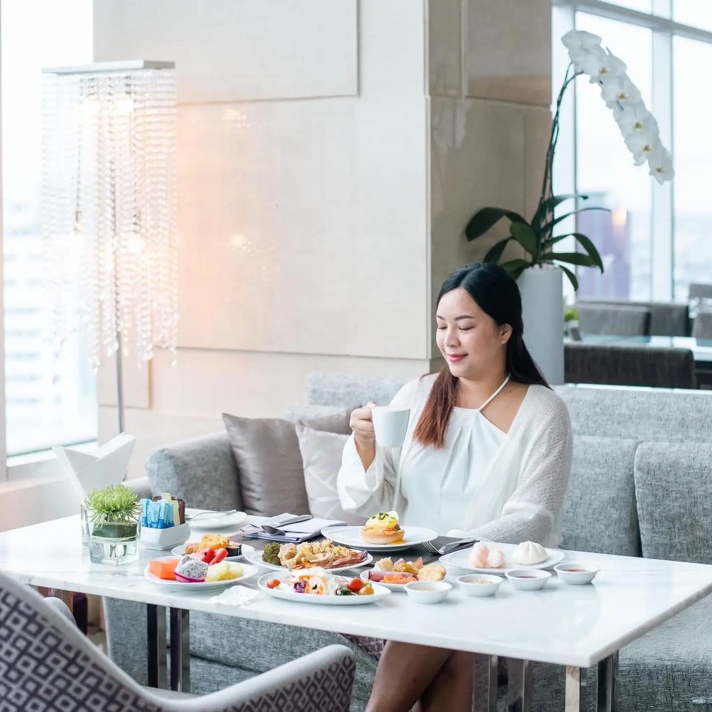 โรงแรมหรู 5 ดาว ใกล้แหล่ง shopping🌉 | แกลเลอรีที่โพสต์โดย Ploylee Diary | Lemon8