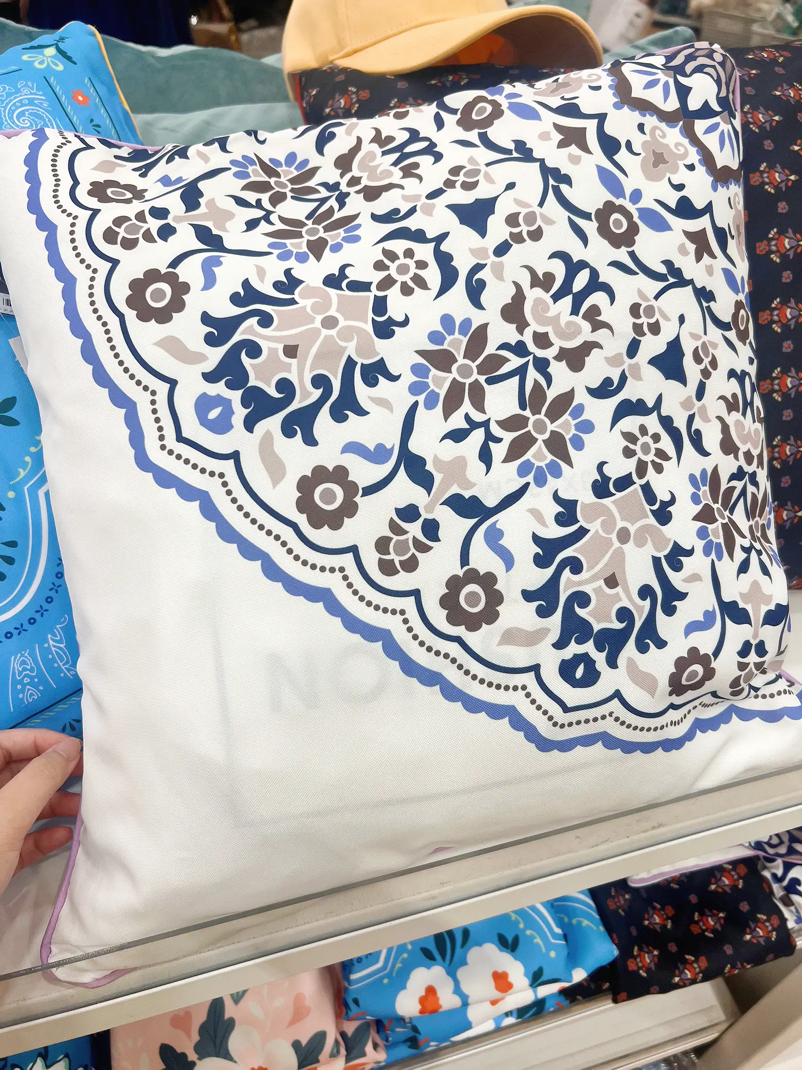 Match Your Raya Mood with Kaison Vibrant Pillows💚 | Galeri disiarkan ...