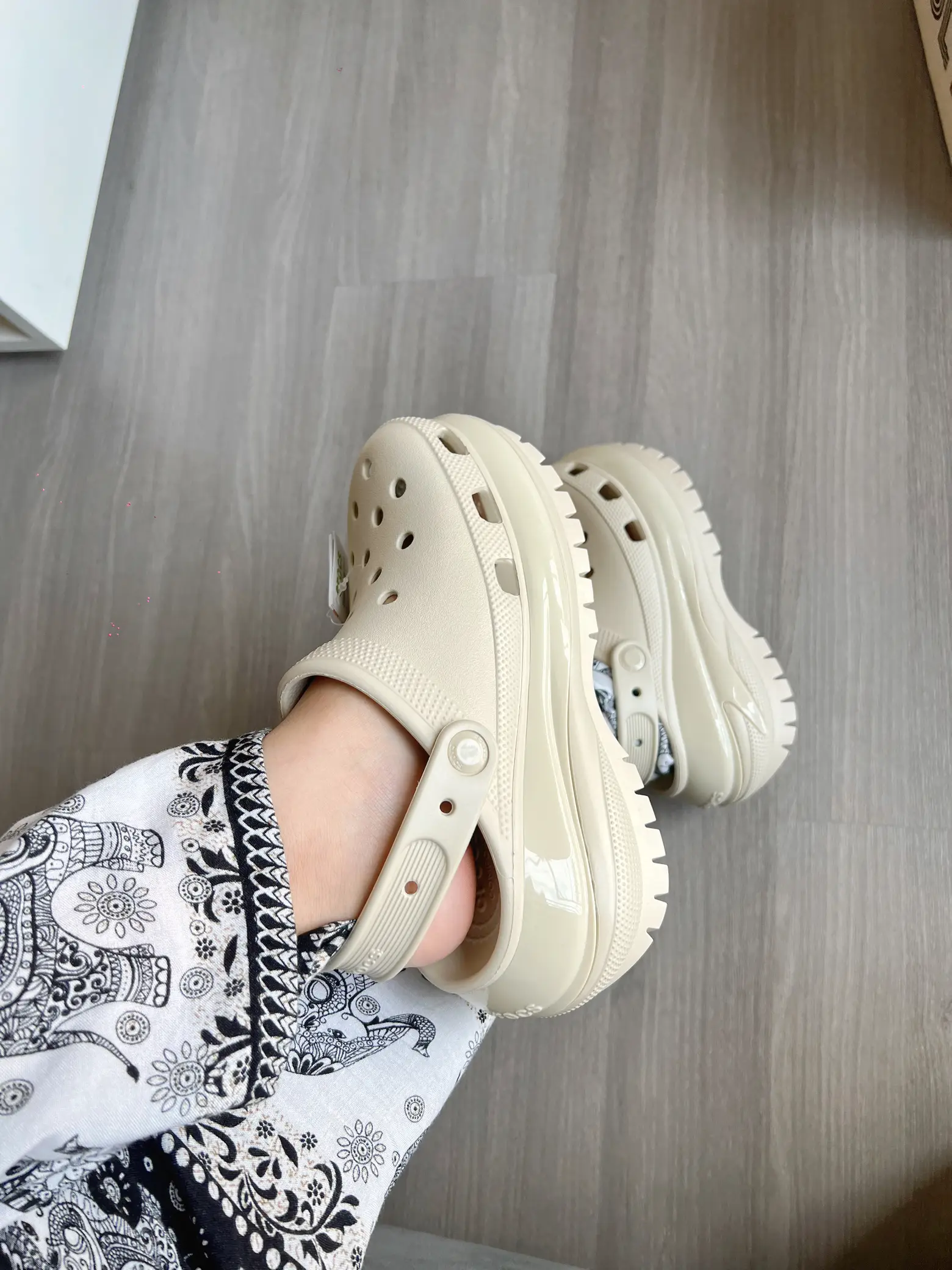 รีวิว Crocs Mega Crush Clogs ที่ตัวแม่ต้องมี! | แกลเลอรีที่โพสต์โดย ...