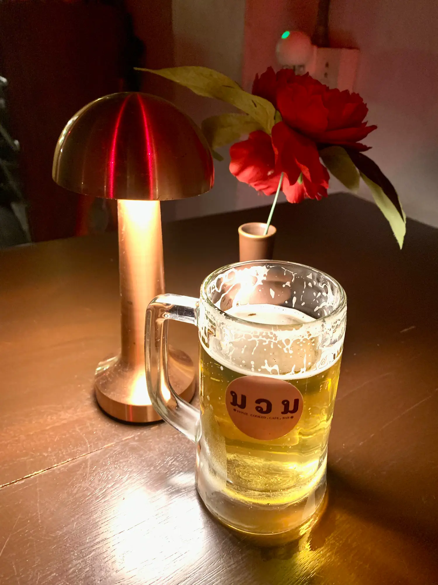 “SECRET BAR VIENTIANE” บาร์ลับเวียงจันทน์ สไตล์หว่องกาไว🉐 | แกลเลอรีที่ ...