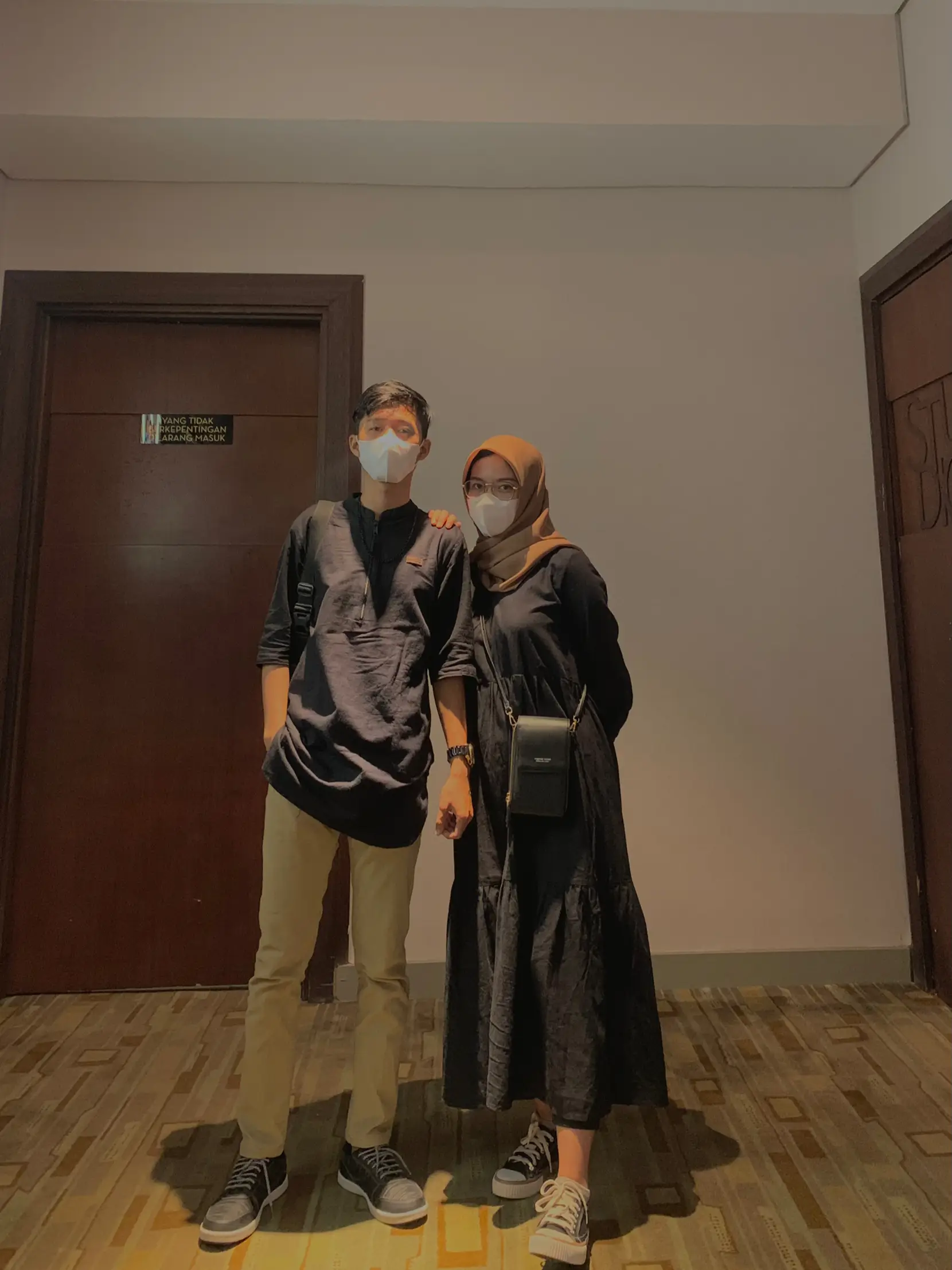 Pose foto couple ideas | Galeri diposting oleh Dela kurnia | Lemon8