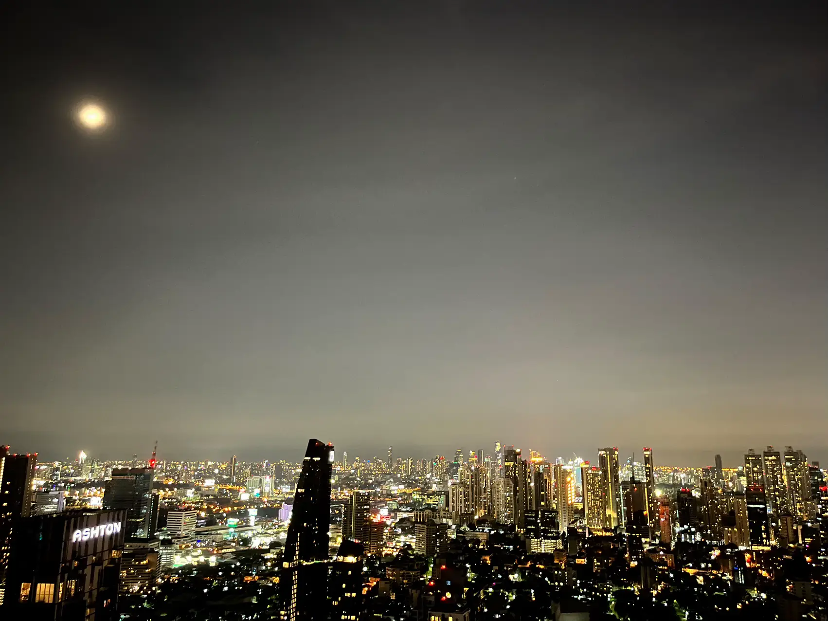 🍻Tchuca Rooftop Bar ย่านทองหล่อ-เอกมัย วิวชั้น 50 สวยๆ!! | แกลเลอรีที่ ...