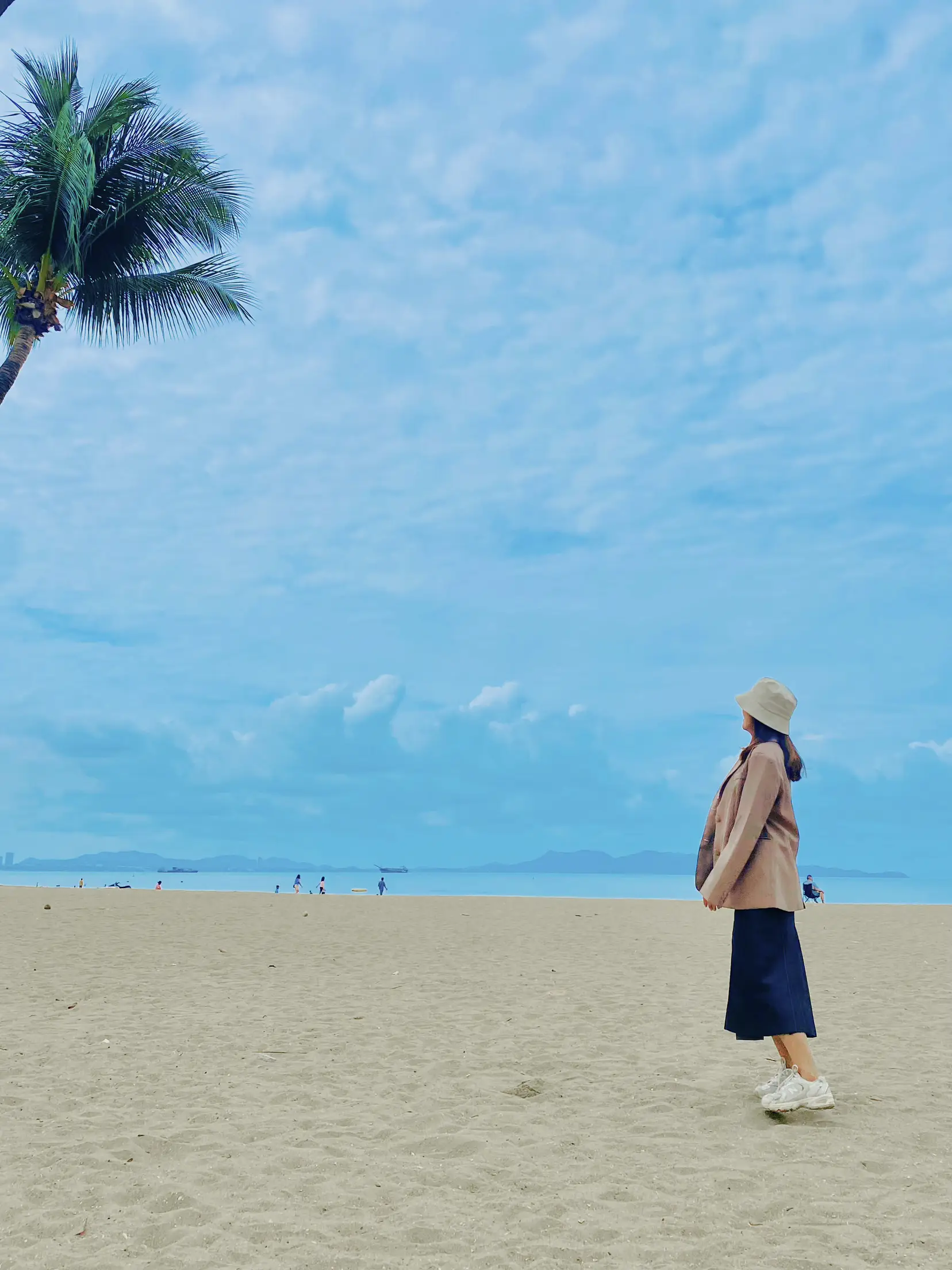 Jomtien Beach, Pattaya, is like coming to Poo. 🌴🌳 | Gallery posted by Oa Oo | Lemon8