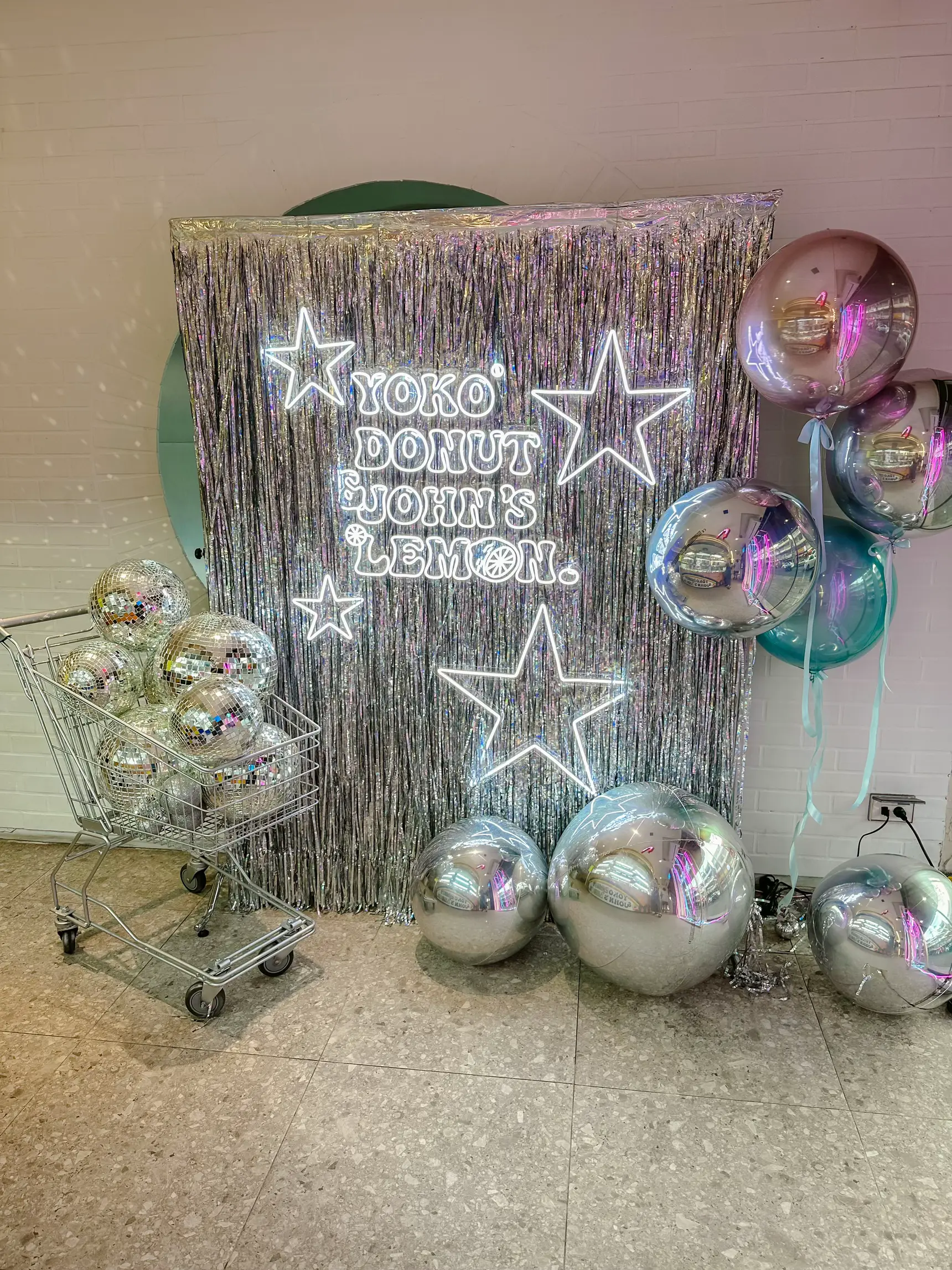 Yoko Donut & John's 🍩ย่านบรรทัดทอง | แกลเลอรีที่โพสต์โดย asma.ntd | Lemon8