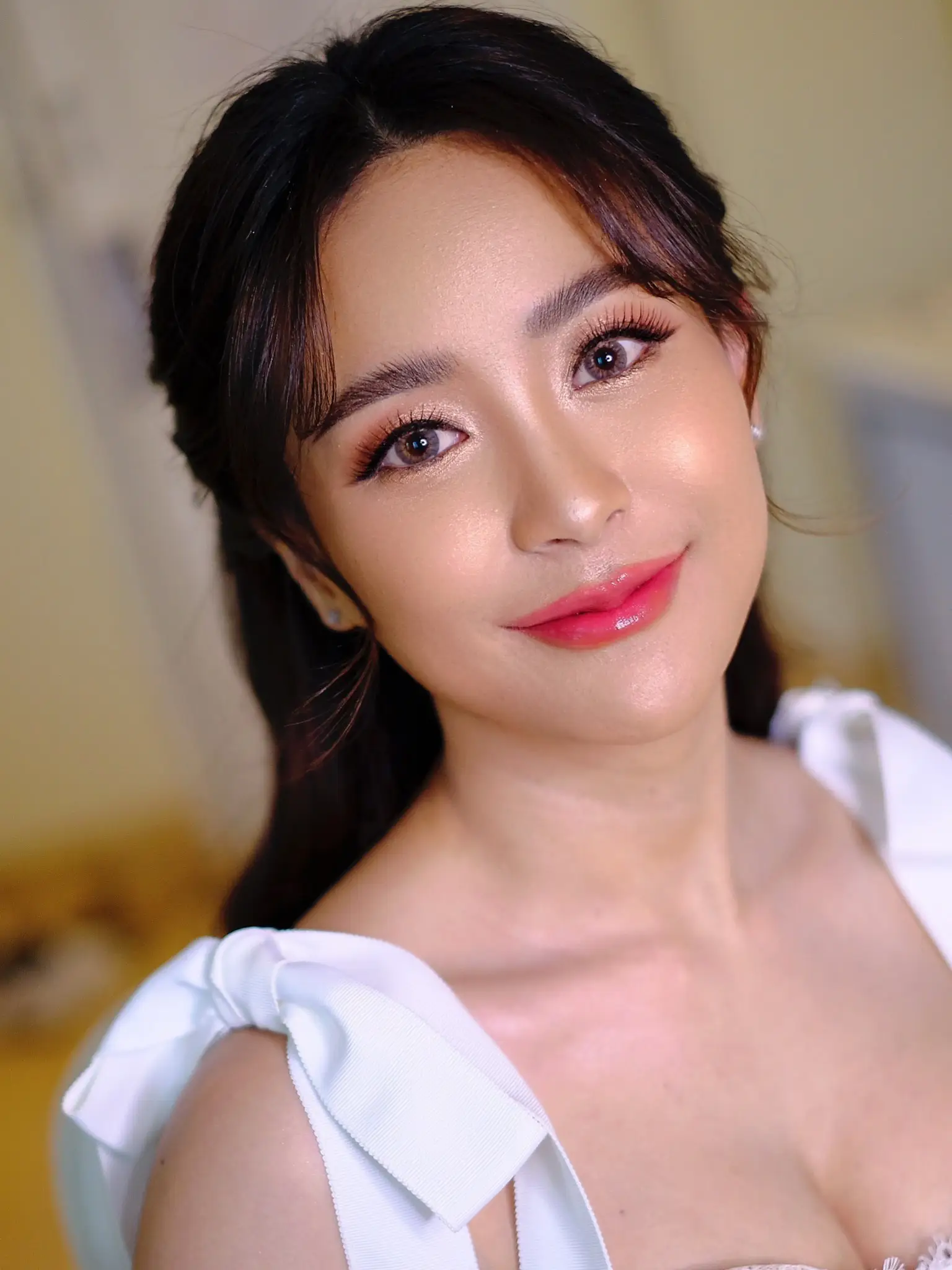 20 ไอเดียยอดนิยมเกี่ยวกับ ช่างแต่งหน้ากาญจนบุรี ในปี 2024