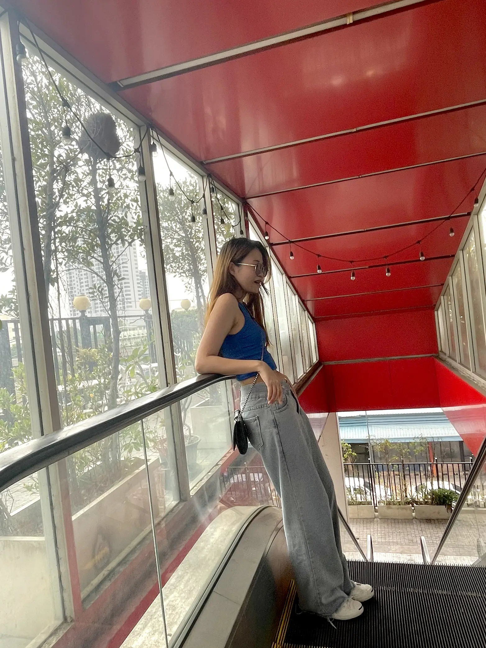 ถ่ายรูปเล่น..ตึกแดงจตุจักร🛍️🛒 | แกลเลอรีที่โพสต์โดย NAMI_XQ | Lemon8