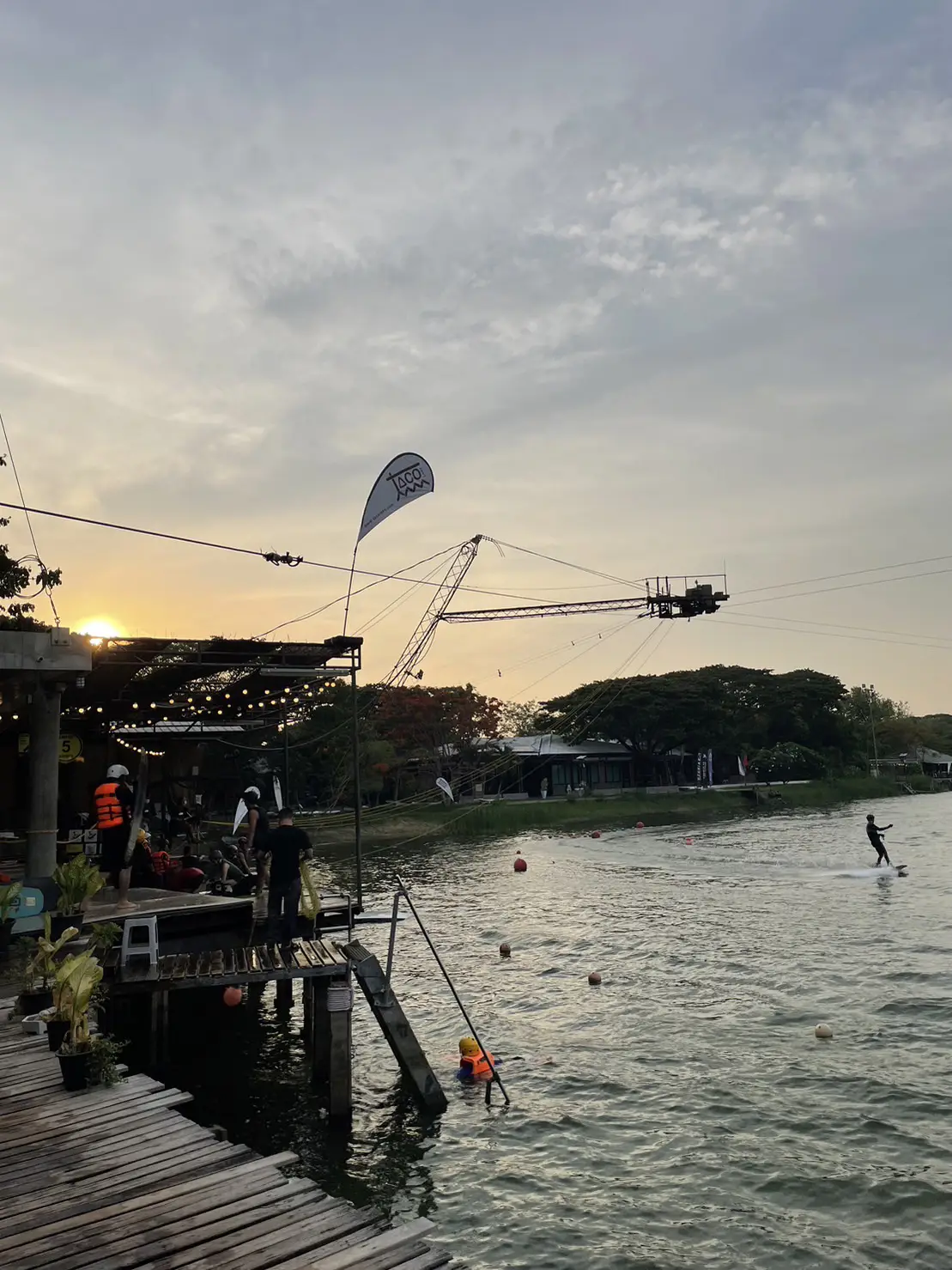 wake board | แกลเลอรีที่โพสต์โดย Pie | Lemon8