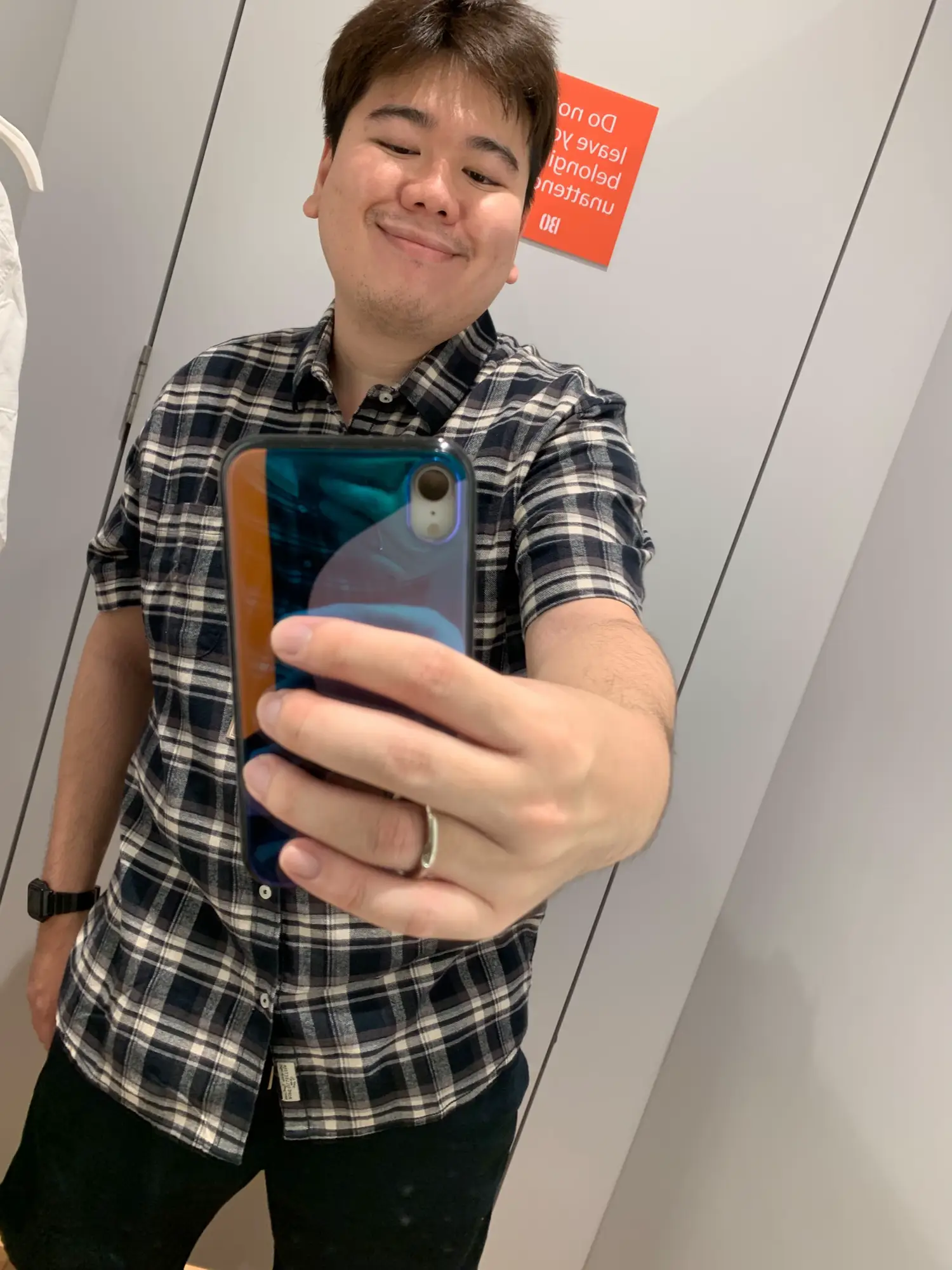 CAN IT FIT? FATTY TRIES BRANDS OUTLET IN MALAYSIA! | แกลเลอรีที่โพสต์โดย Roy Kai | Lemon8