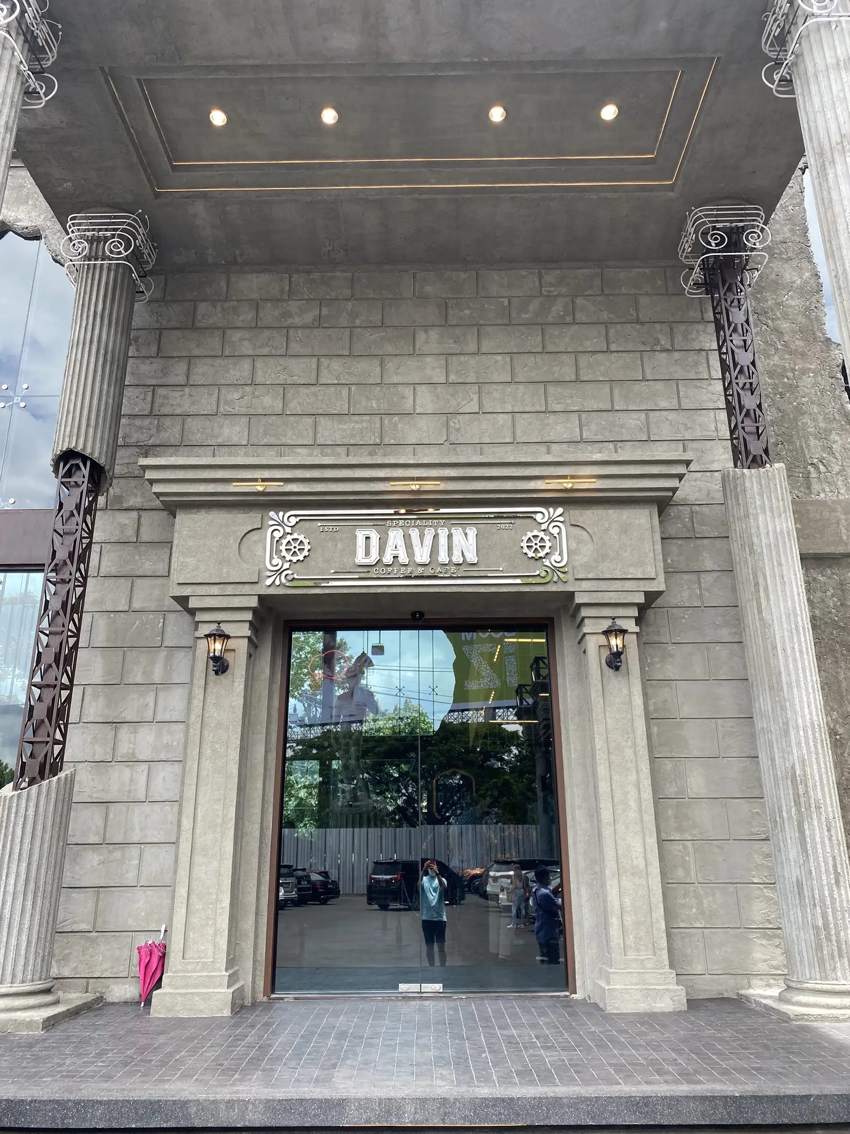 รีวิว Davin Cafe คาเฟ่แนว Loft ที่อลังการมาก🕍 | แกลเลอรีที่โพสต์โดย Tien Rujiwat | Lemon8