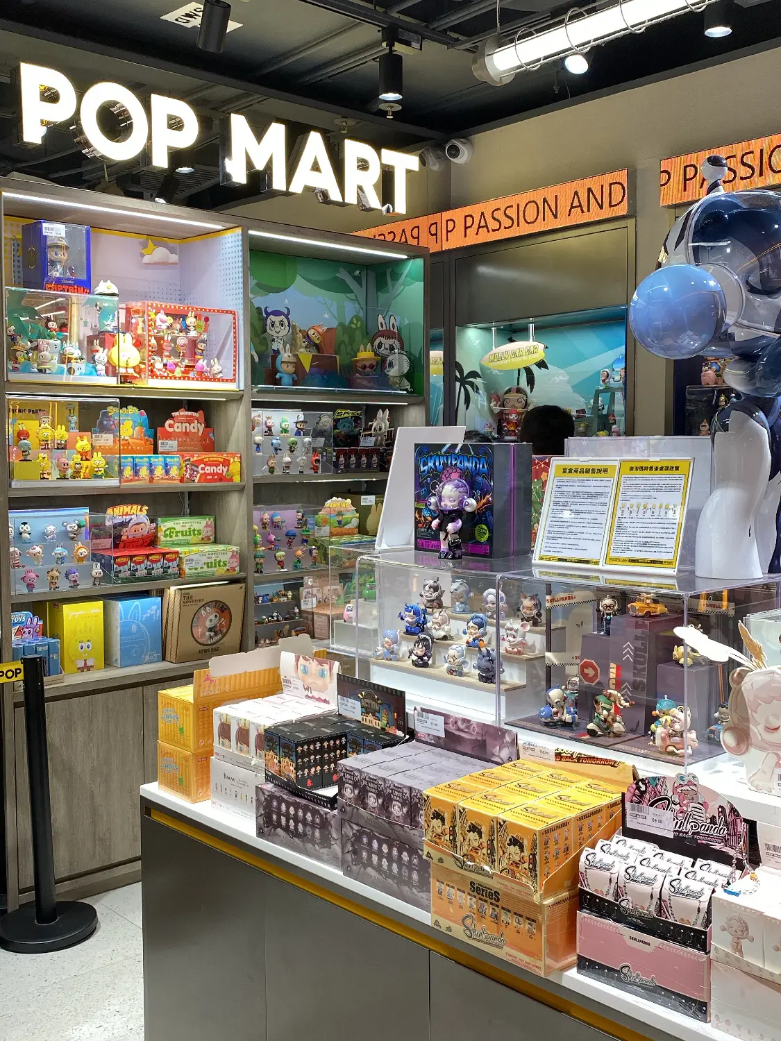 ART TOY | แกลเลอรีที่โพสต์โดย Go Around Café | Lemon8