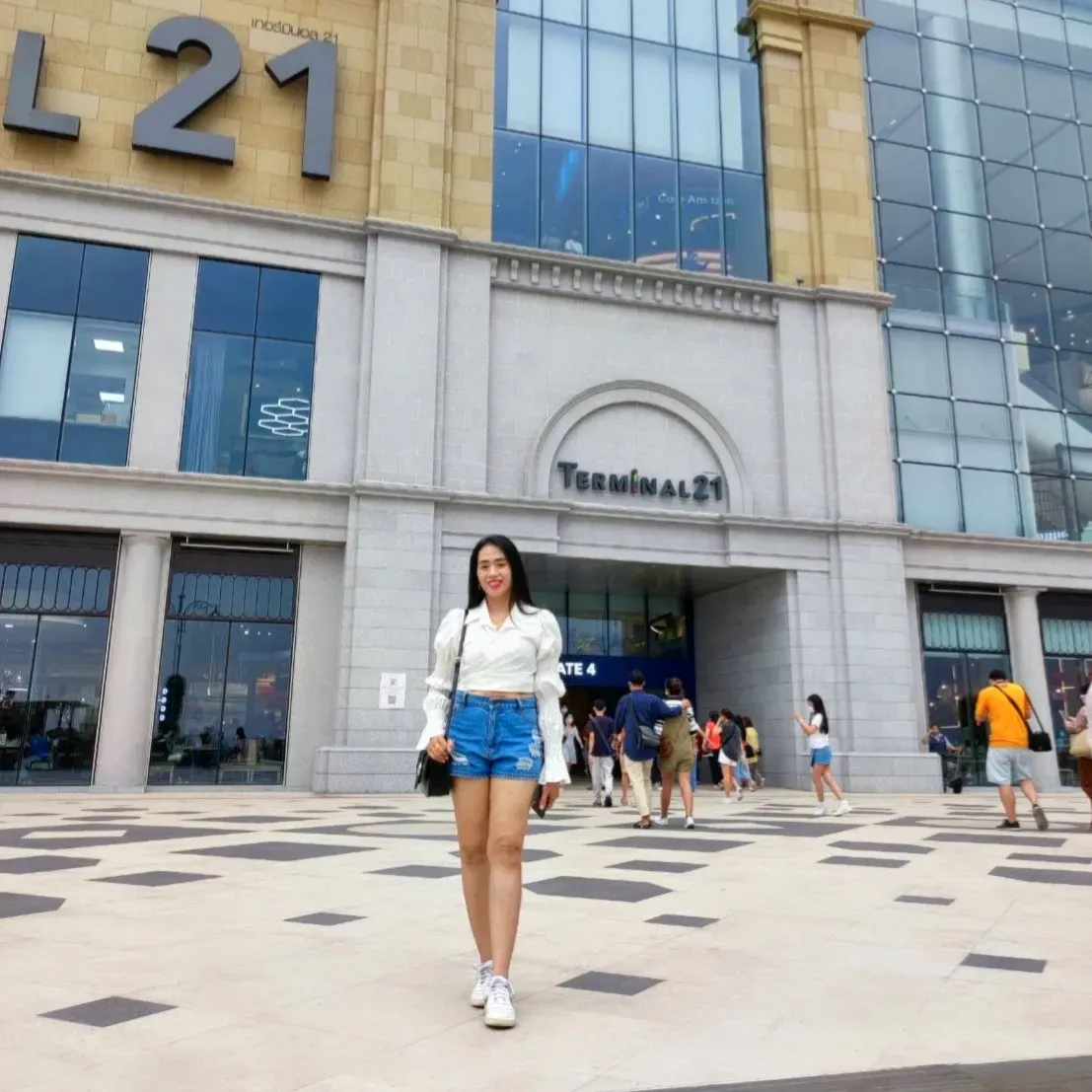 ถ่ายรูปเล่นๆที่Terminal21 Rama3 Shopping Mall | แกลเลอรีที่โพสต์โดย ปิงปิง | Lemon8