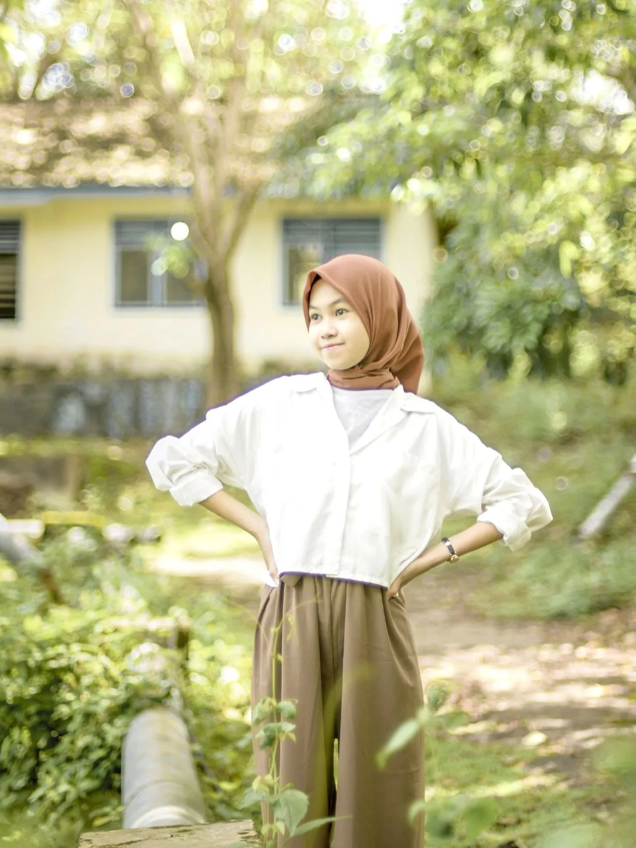 Ide pose foto di pinggir danau | Galeri diposting oleh Fadd | Lemon8