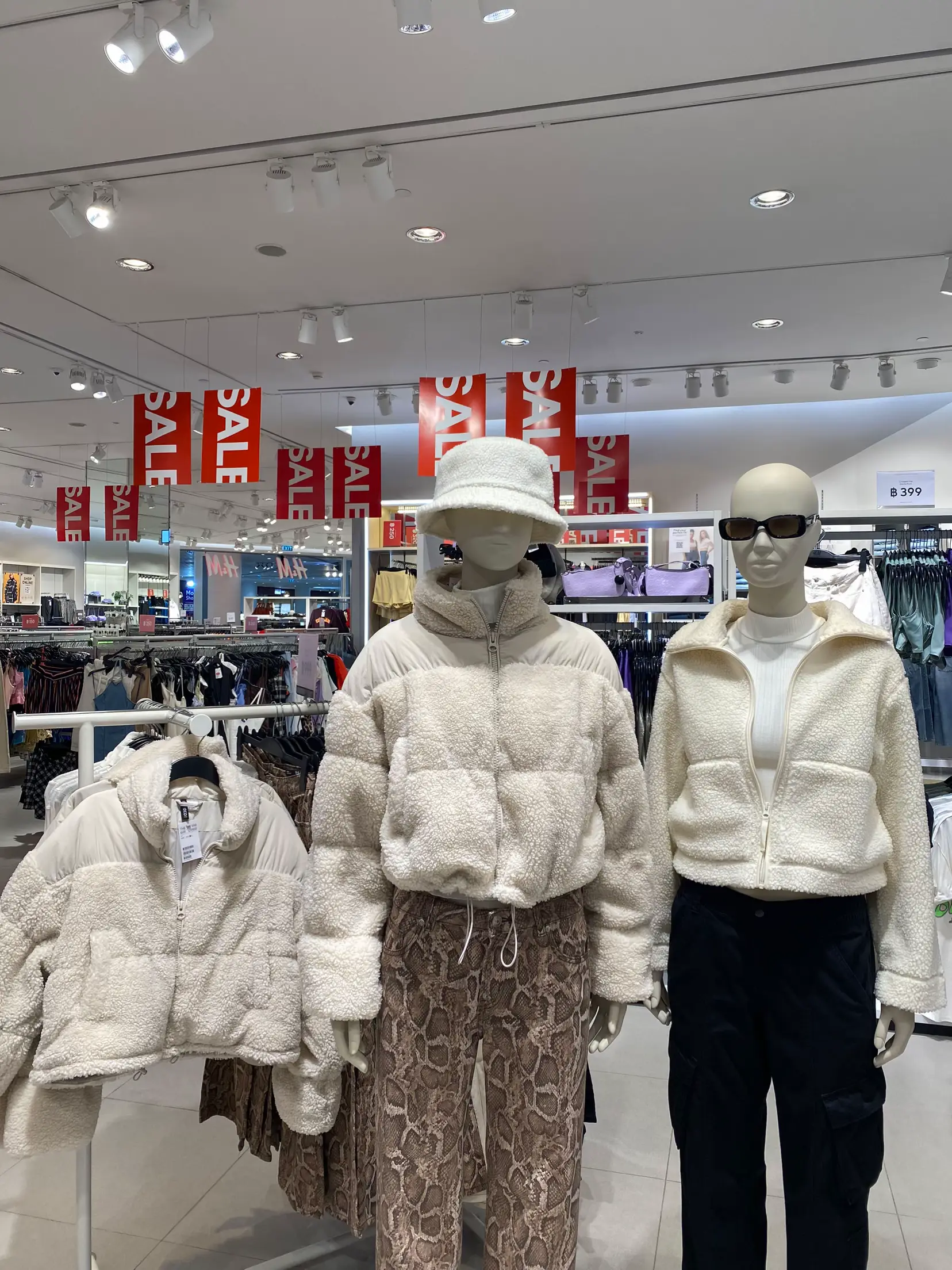 พาส่อง H&M 💐 แฟชั่น Y2K และหน้าหนาวต้องมา👀💭 | แกลเลอรีที่โพสต์โดย ppdararat ꔛ 🦕 | Lemon8