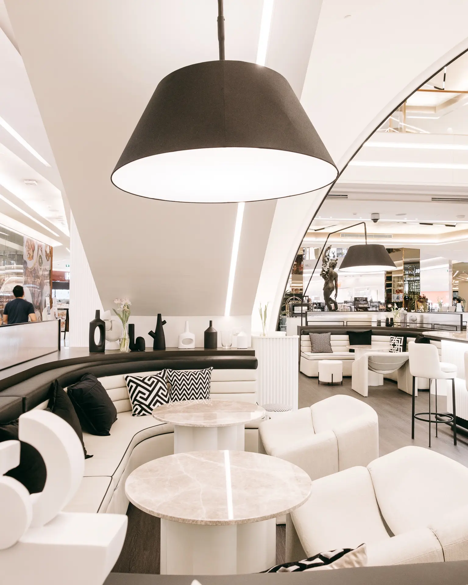 Mingle The Crystal Cafe & Bar Luxury Design Cafe | Gallery posted by ...